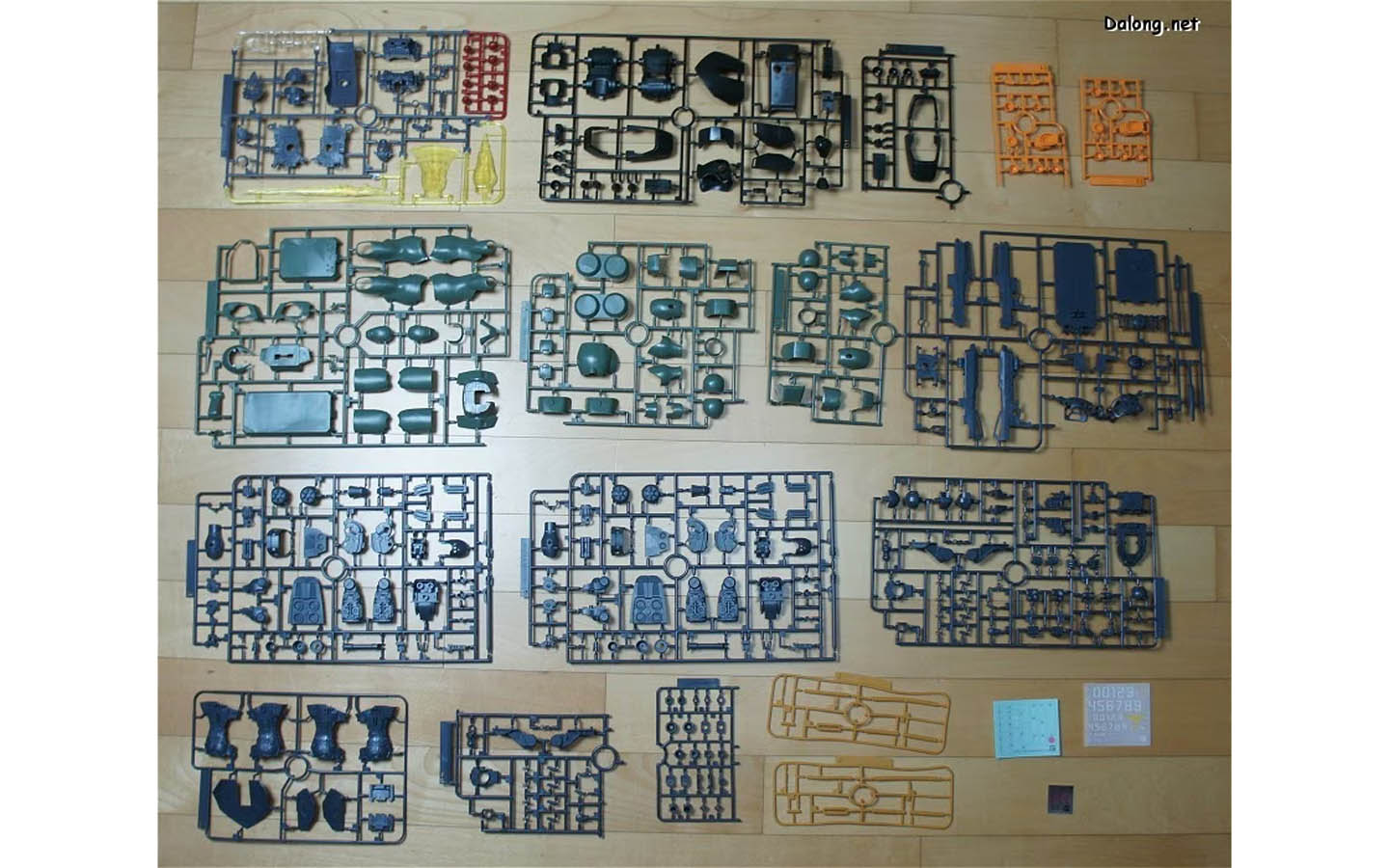 MG AMS-119 Geara Doga, Neo Zeon Mass-Produced Mobile, 0183648 - Bandai ...