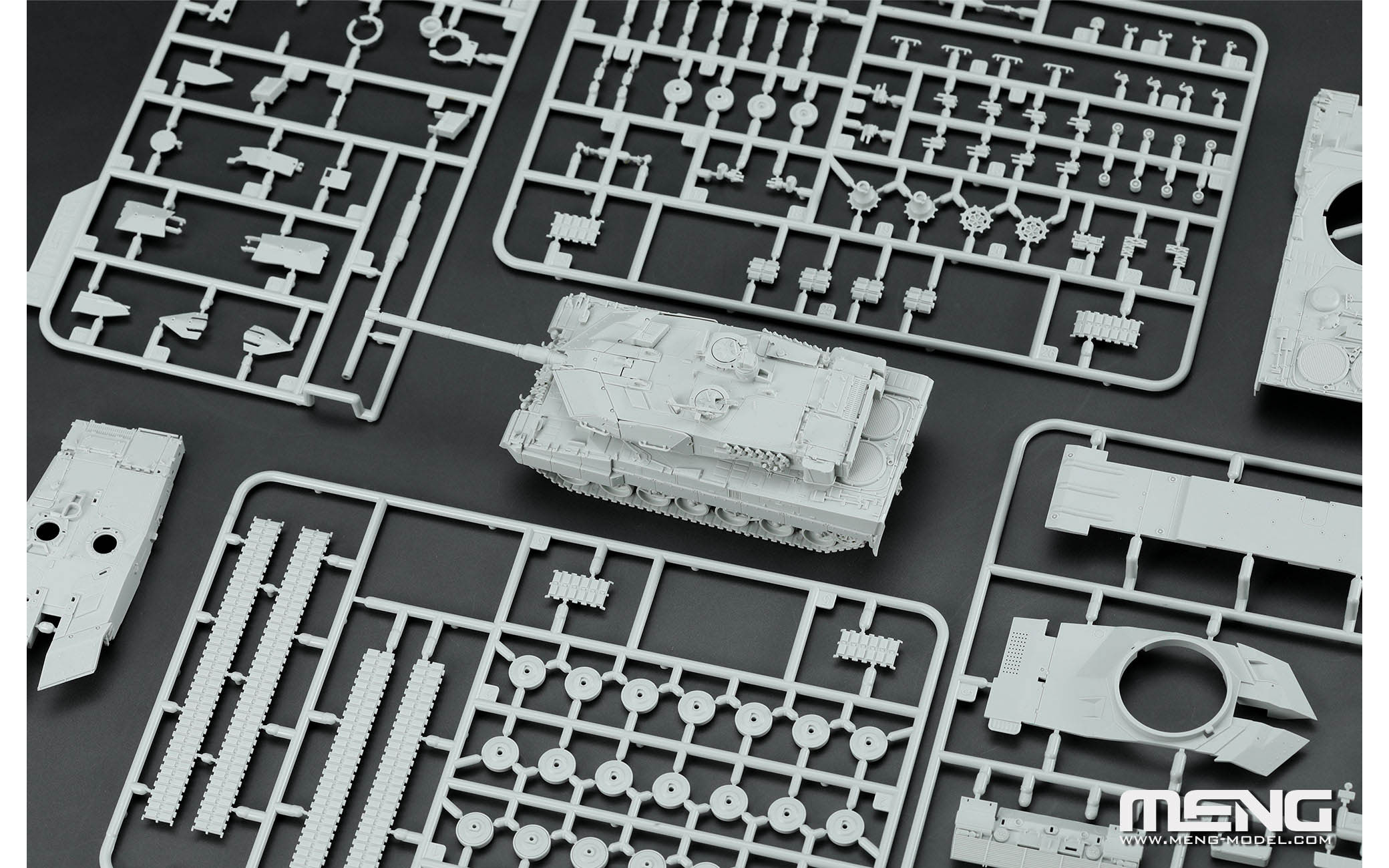 German Main Battle Tank Leopard 2 A7 - Meng 72-002 | kingshobby.com