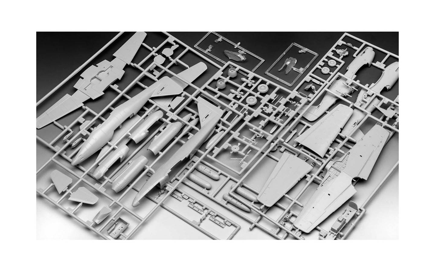 Me262 & P-51B Mustang - Model Combat Set - Revell 63711 | kingshobby.com