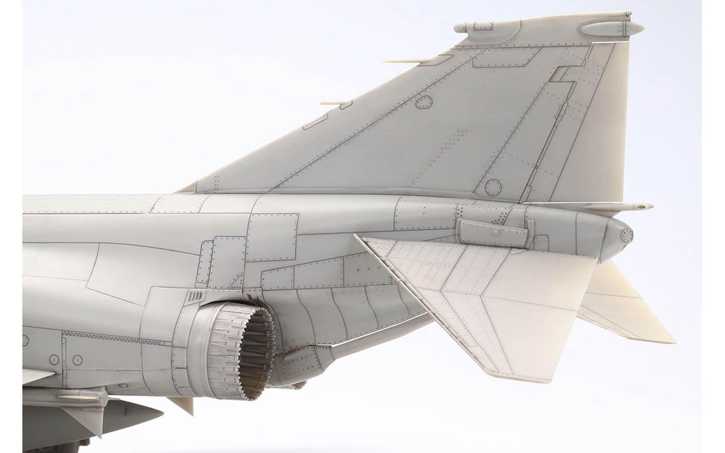 Mcdonnell F-4B Phantom II - Tamiya 61121 | kingshobby.com