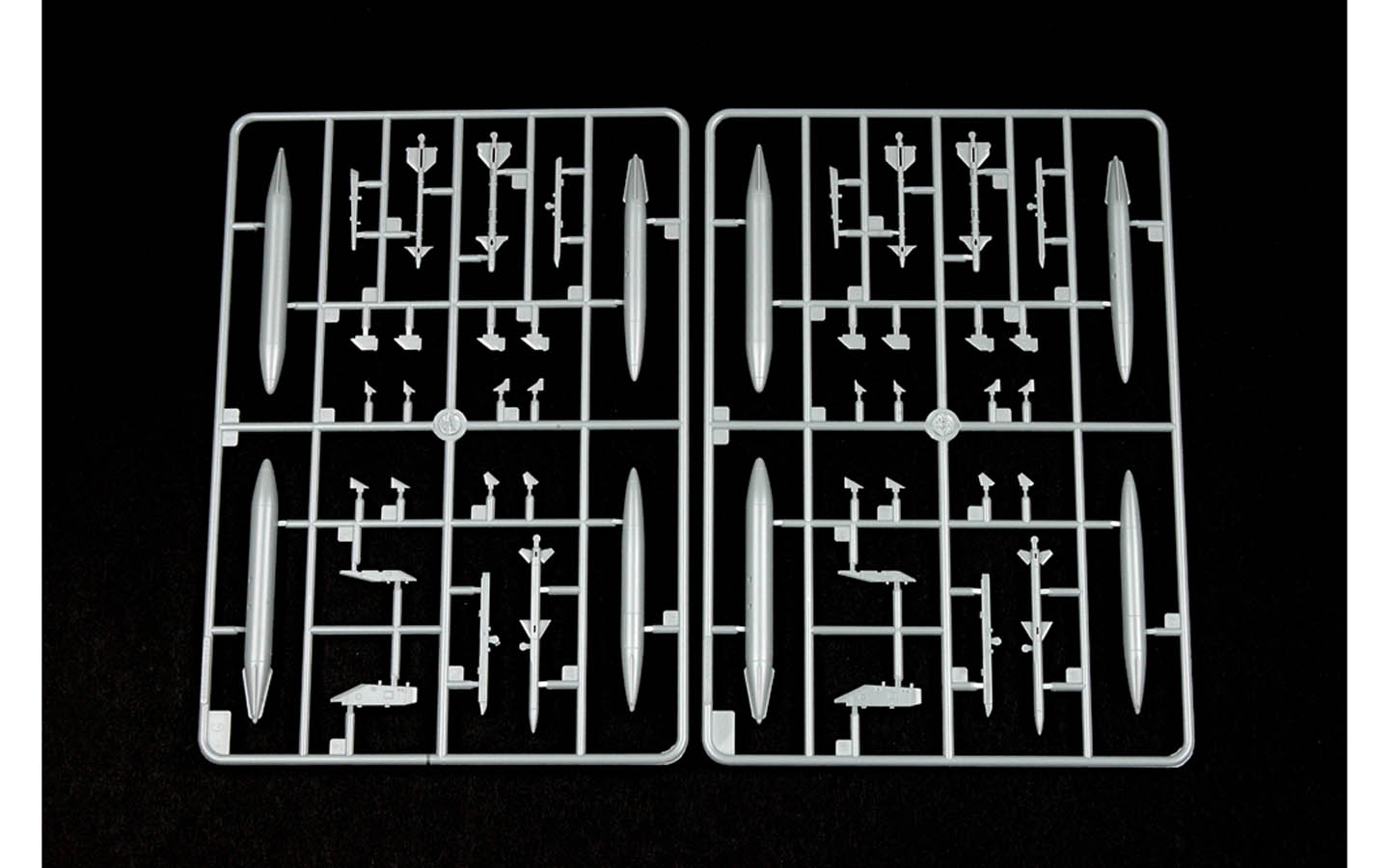 Chinese FC-1 Fierce Dragon (Pakistani JF-17 Thunder) - Trumpeter 01657 ...