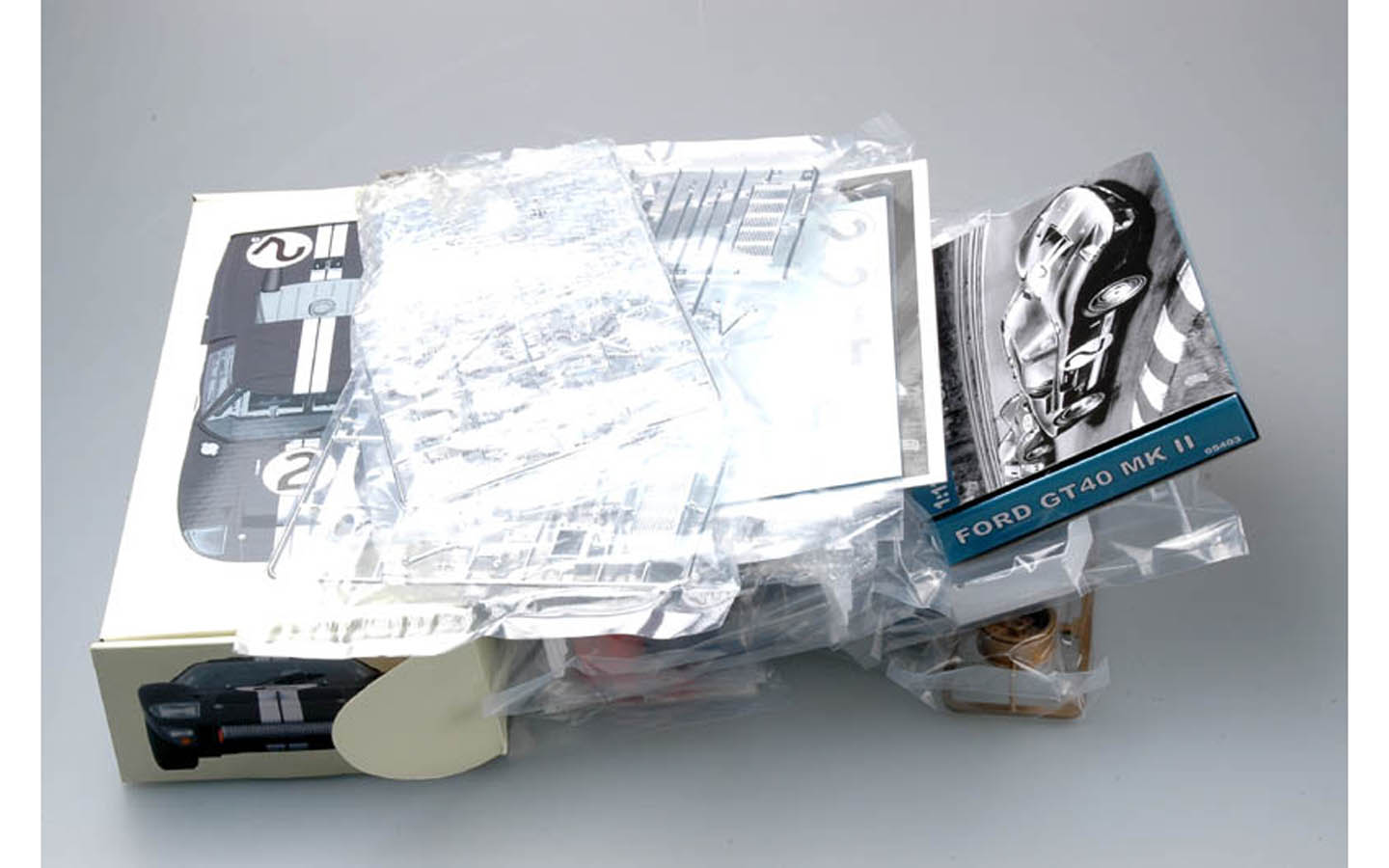 Ford GT40 Mk II, The 1966 Le Mans Winning GT Coupe - Trumpeter 05403 ...