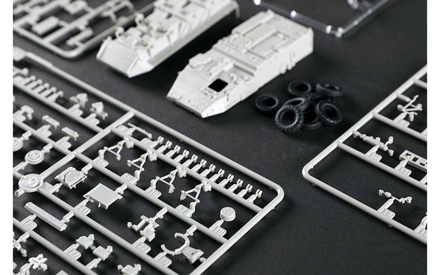 M1135 Stryker NBC RV - Trumpeter 07429 | kingshobby.com