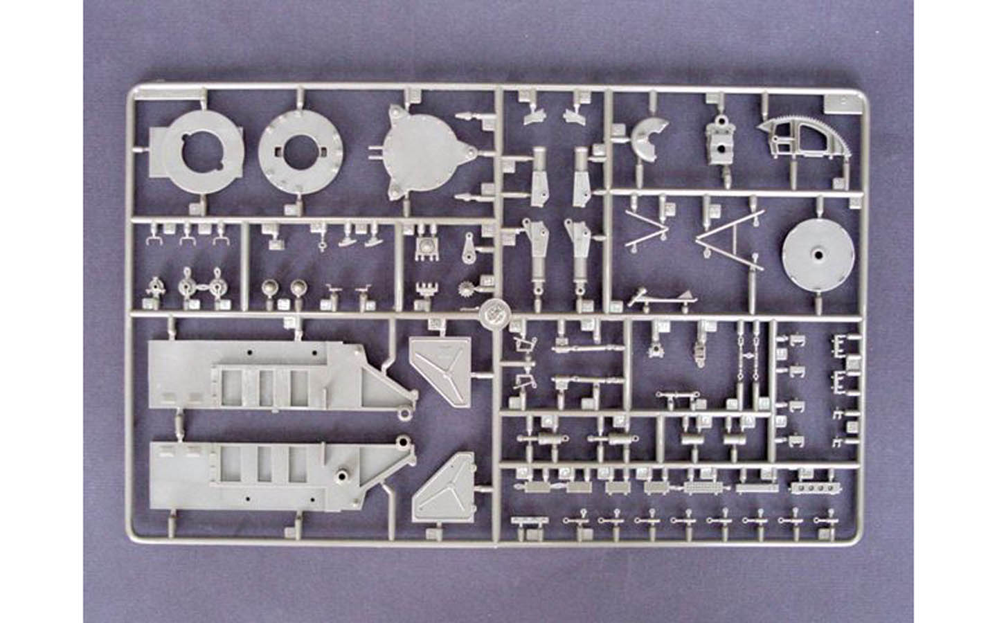 SA-2 Guideline Missile on Launcher - Trumpeter 00206 | kingshobby.com
