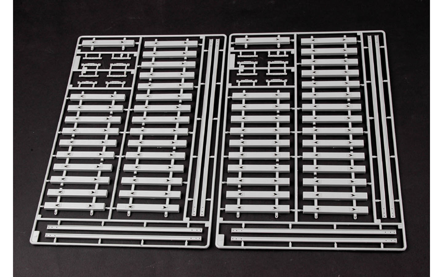 German Panzerlok BR57, Baureine 57 - Trumpeter 00219 | kingshobby.com