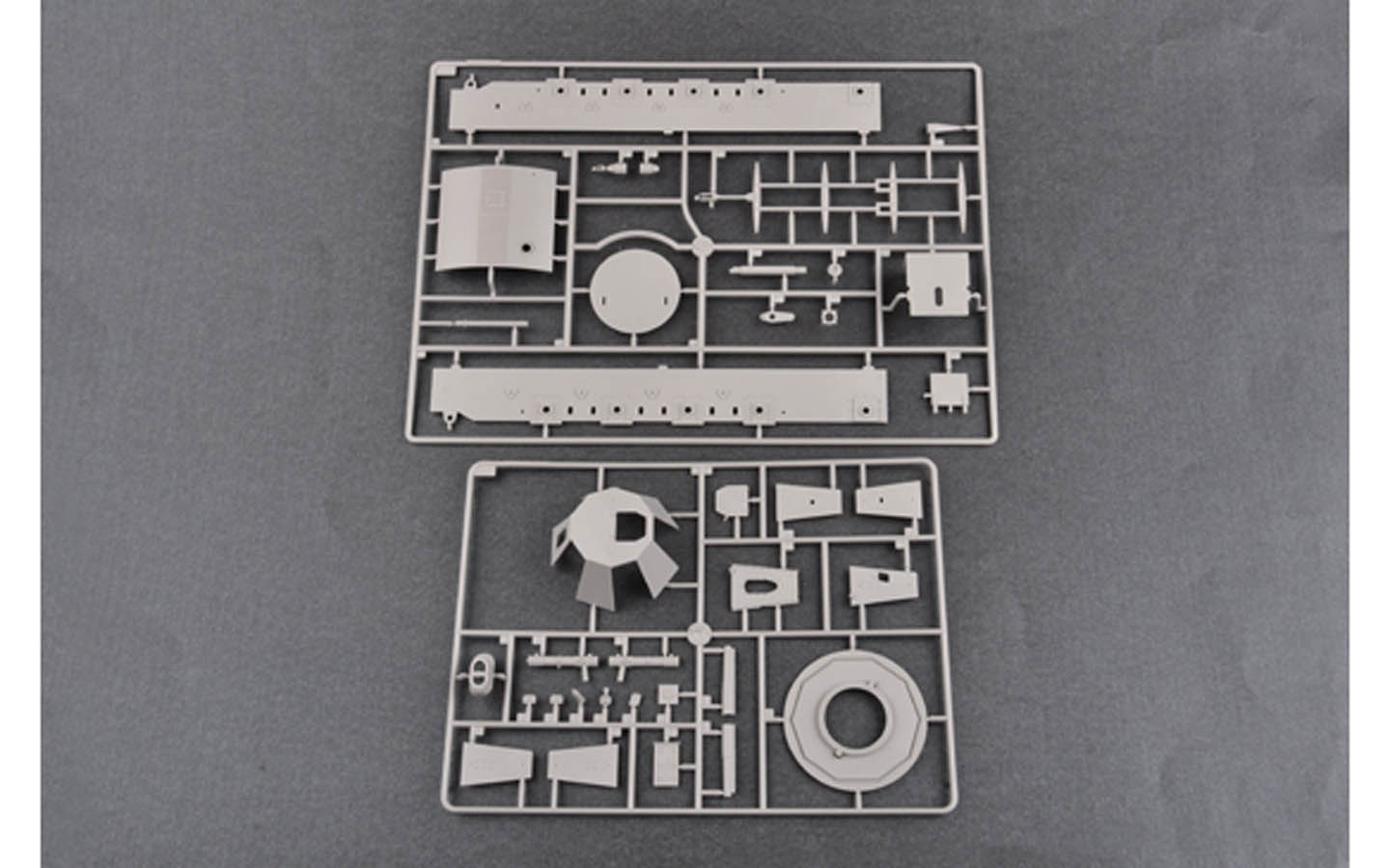 German Armored Train Panzertriebwagen Nr.16 - Trumpeter 00223 ...