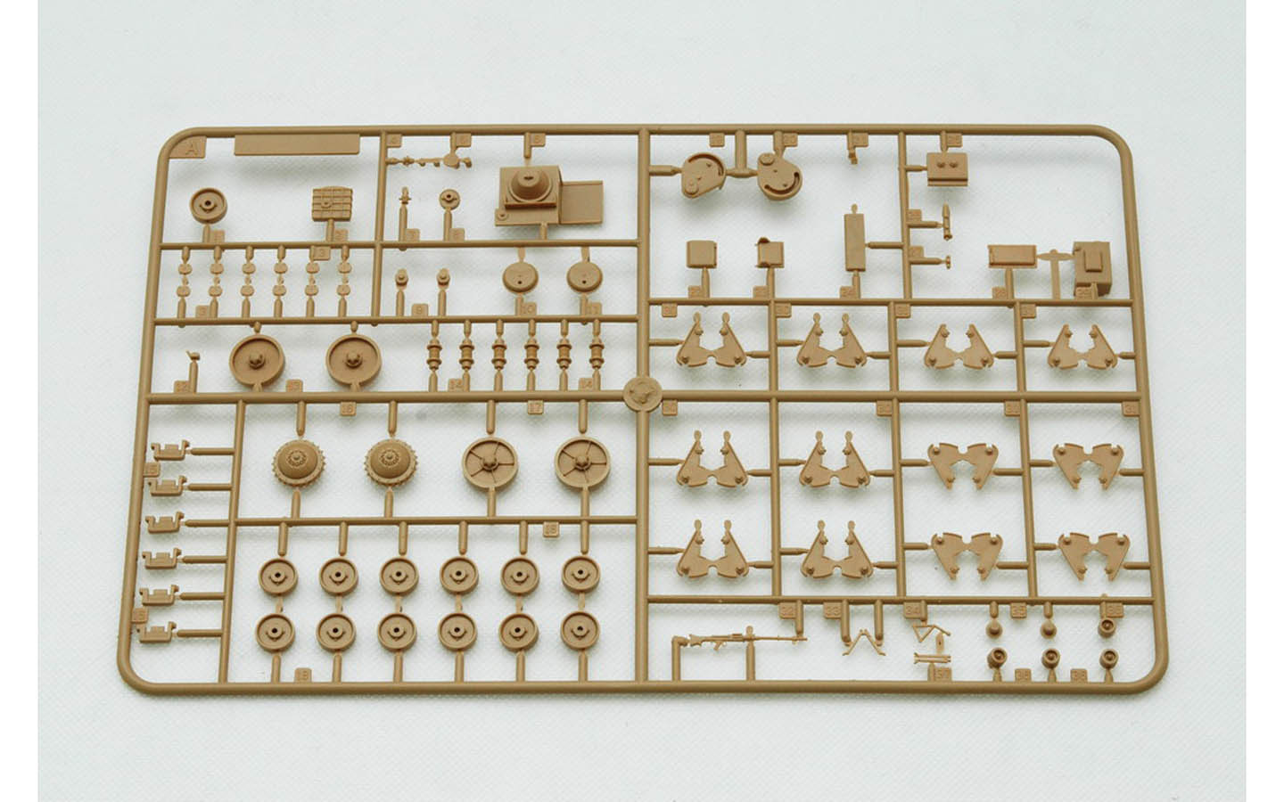 French 39(H) Tank - Trumpeter 00352 | kingshobby.com