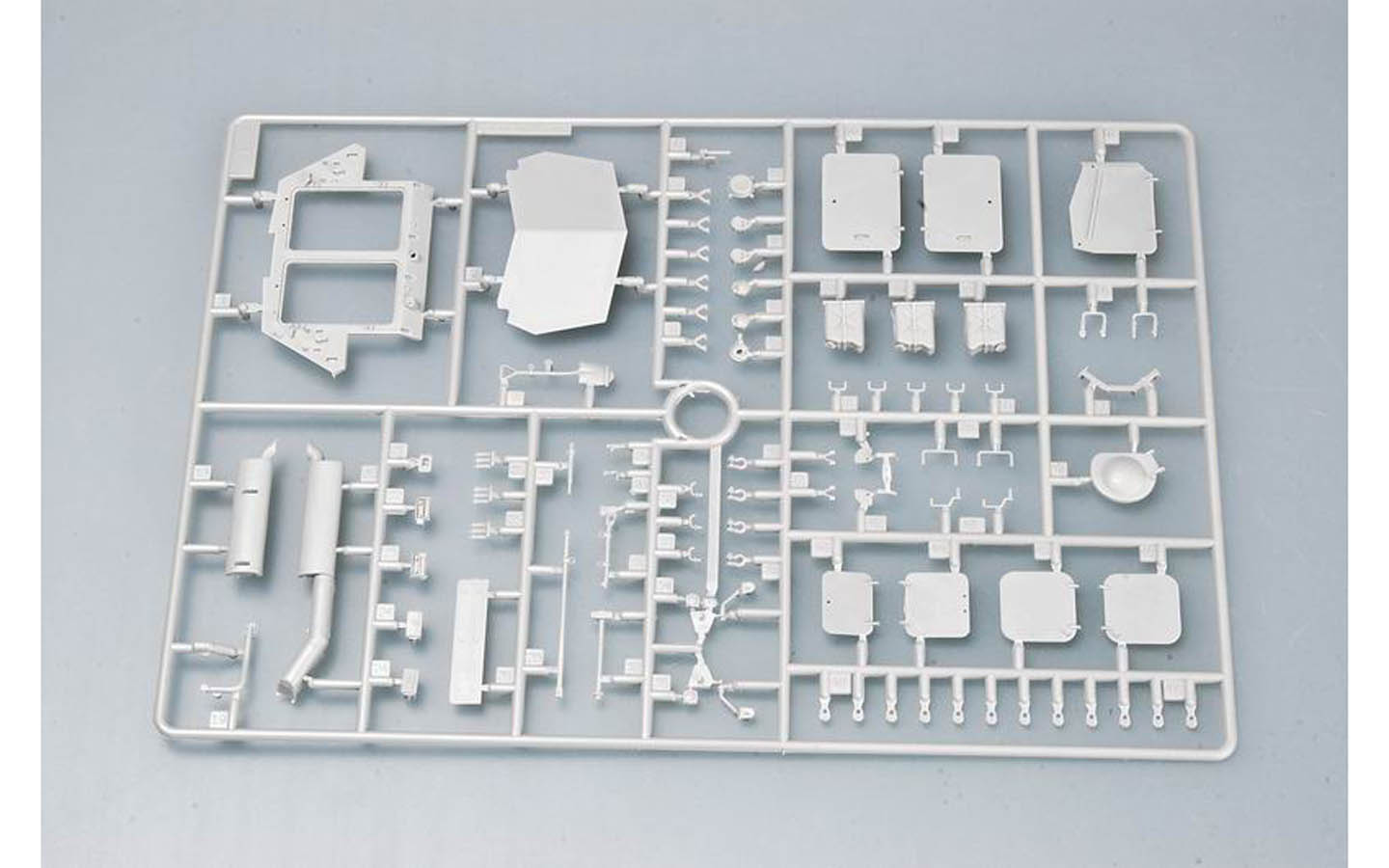 USMC LAV-C2 Light Armored Command and Control Vehicle - Trumpeter 00371 ...
