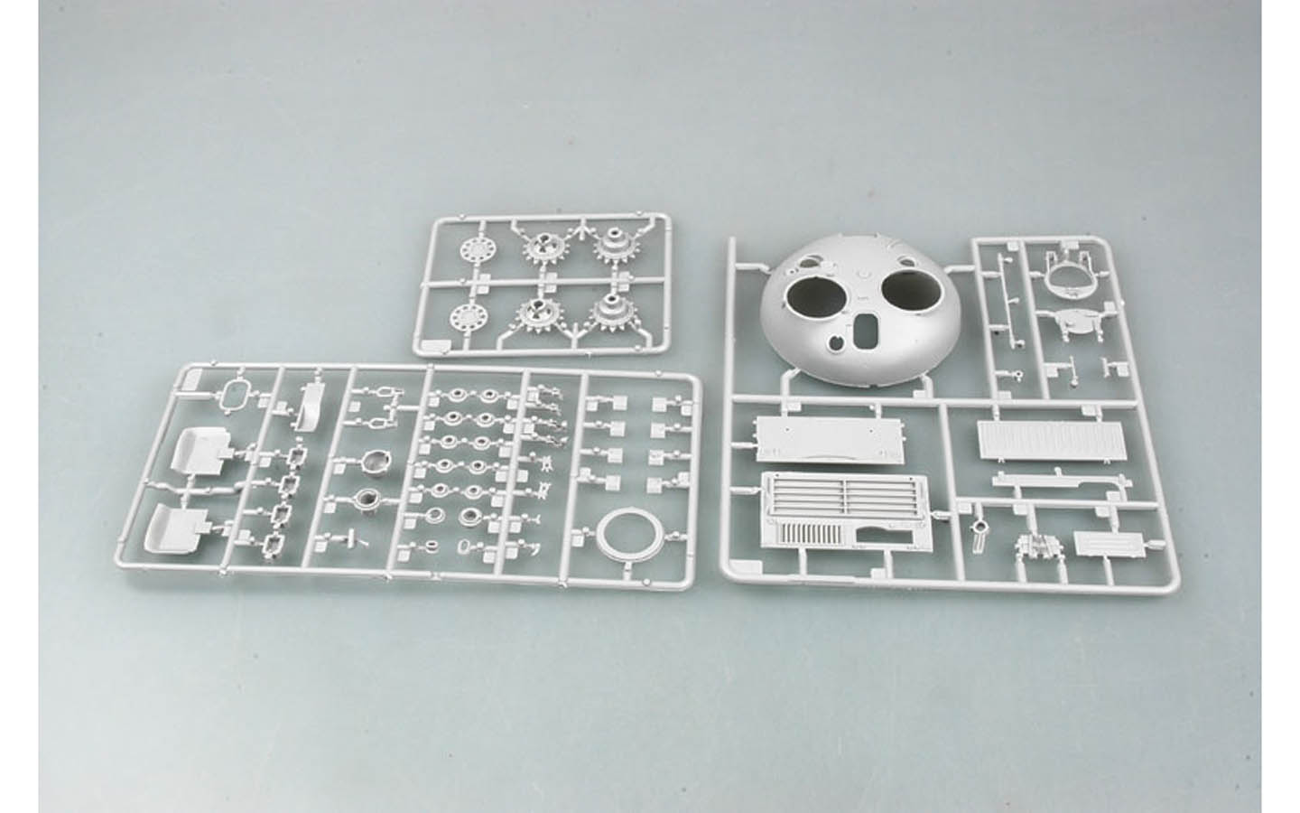 Russian T-62 Model 1972 - Trumpeter 00377 | kingshobby.com