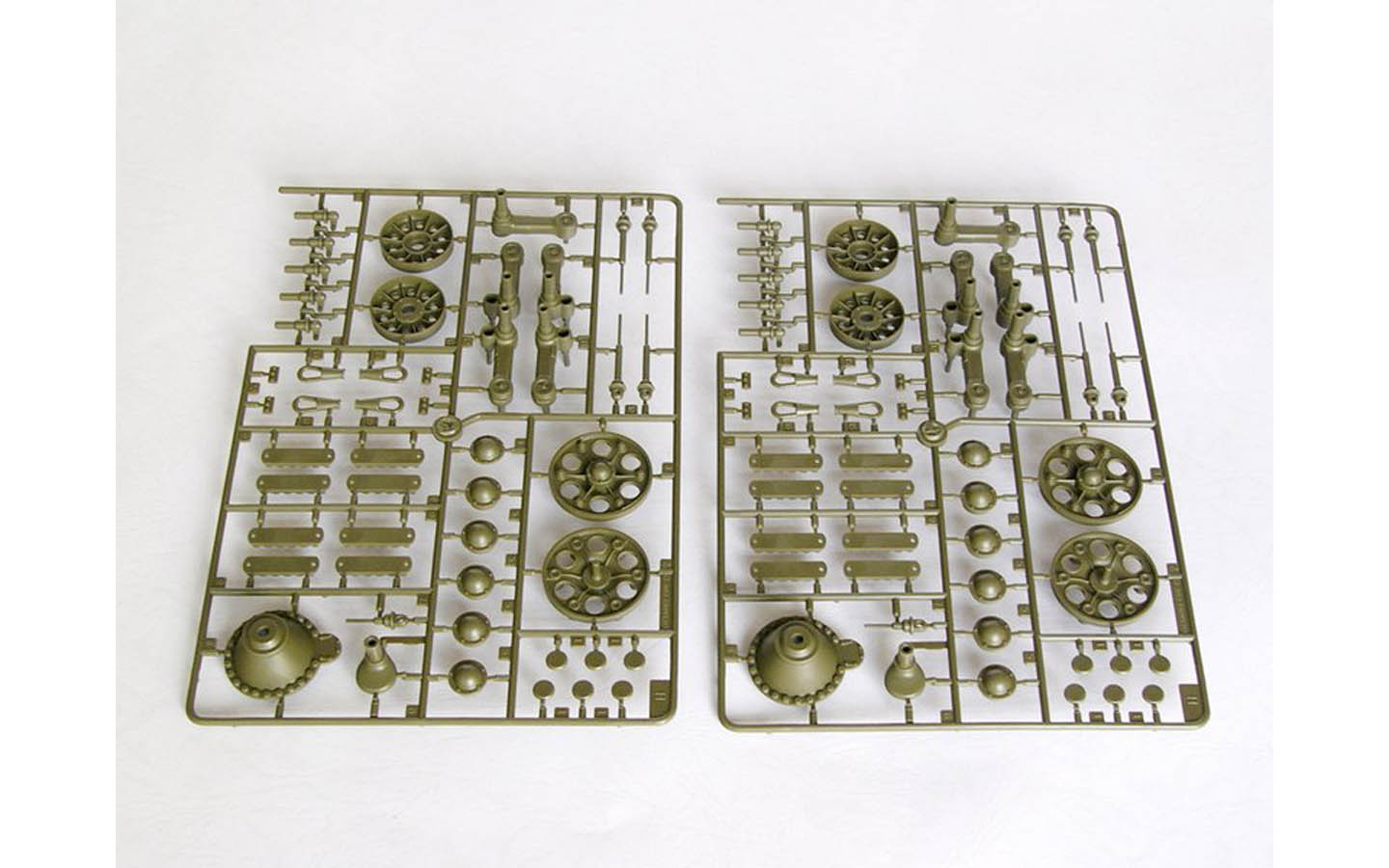 T-34/85 Model 1944 Factory Nr.183 - Trumpeter 00902 | kingshobby.com