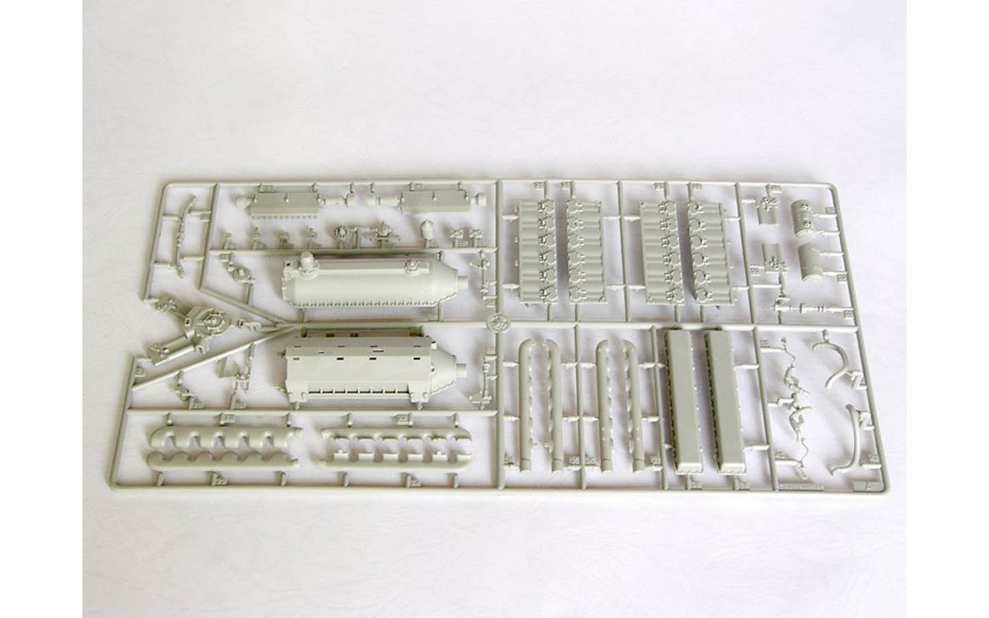 T-34/85 Model 1944 Factory Nr.183 - Trumpeter 00902 | kingshobby.com