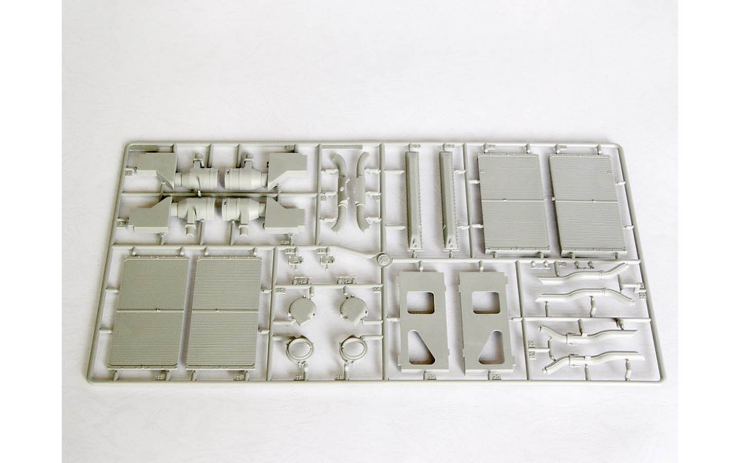 T-34/85 Model 1944 Factory Nr.183 - Trumpeter 00902 | kingshobby.com