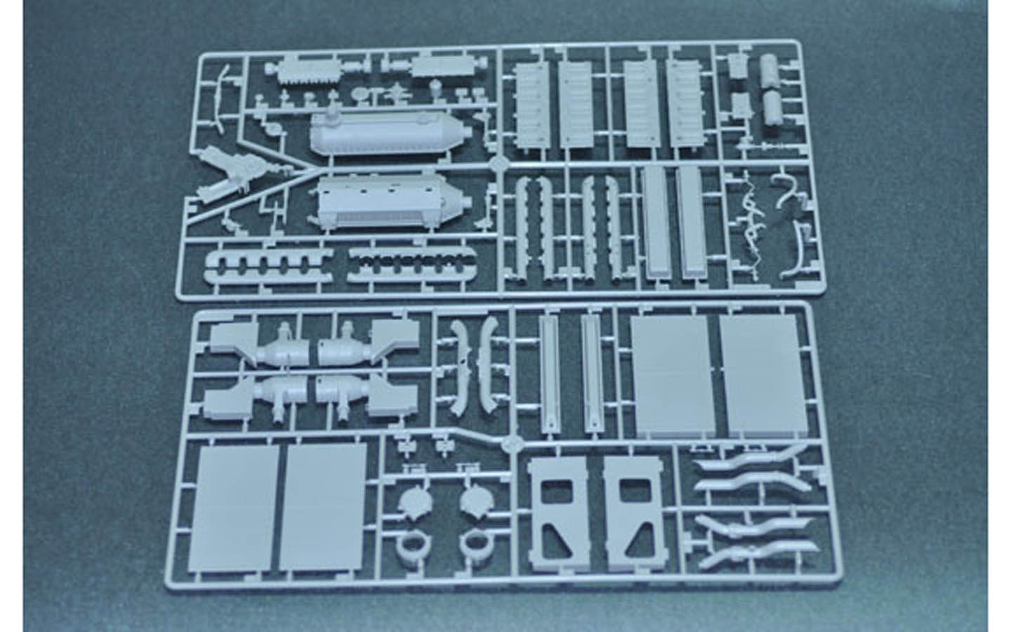 Soviet SU-100 Tank Destroyer - Trumpeter 00915 | kingshobby.com