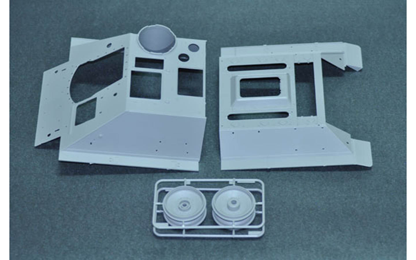 Soviet SU-100 Tank Destroyer - Trumpeter 00915 | kingshobby.com