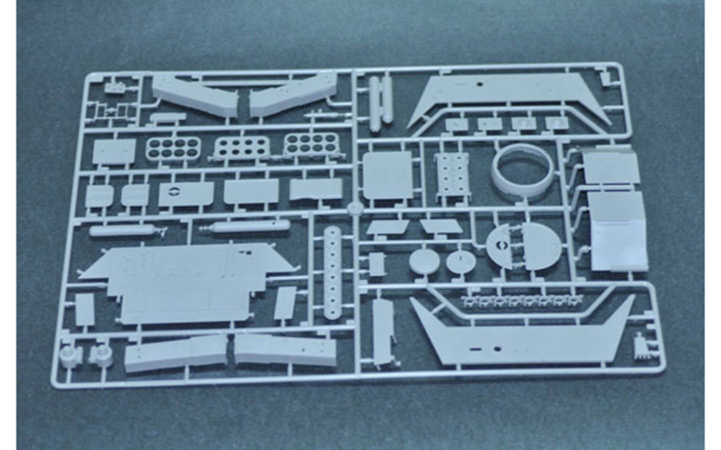 Soviet SU-100 Tank Destroyer - Trumpeter 00915 | kingshobby.com