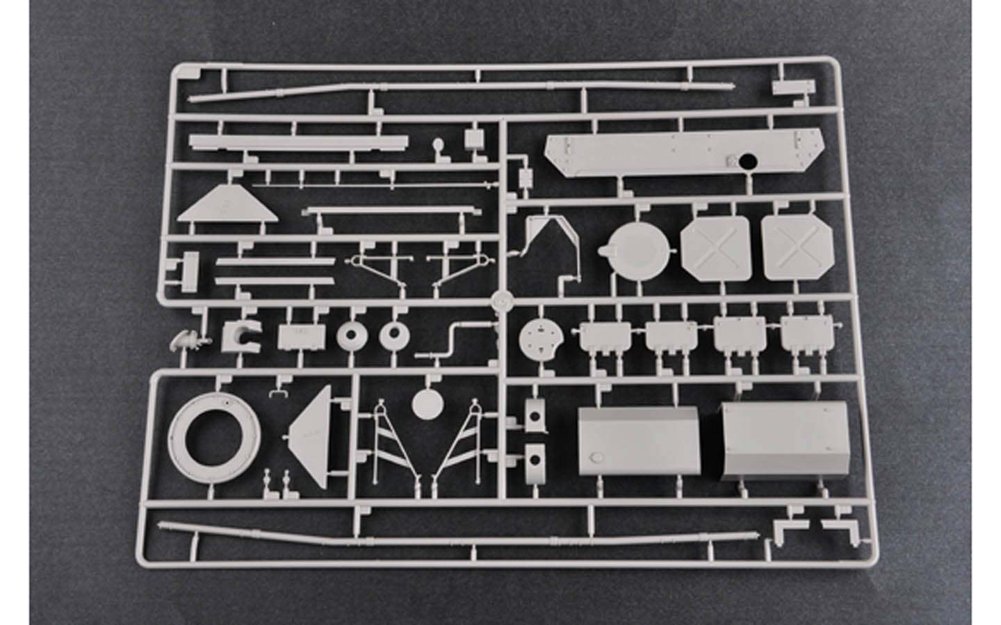 German PzKpfw IV Ausf. J Medium Tank - Trumpeter 00921 | kingshobby.com