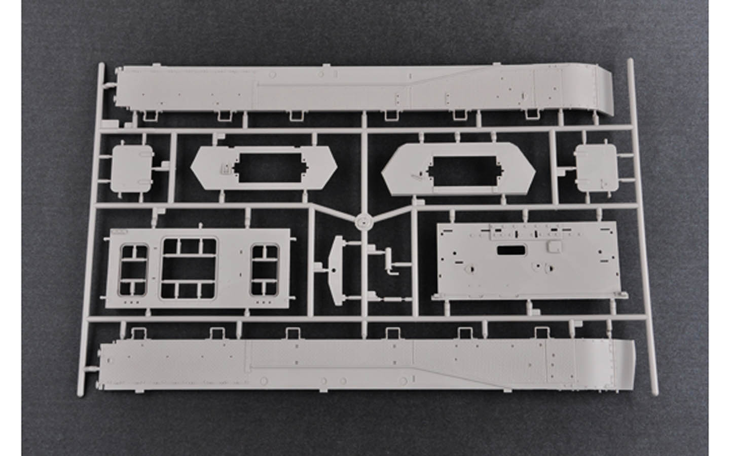 German PzKpfw IV Ausf. J Medium Tank - Trumpeter 00921 | kingshobby.com