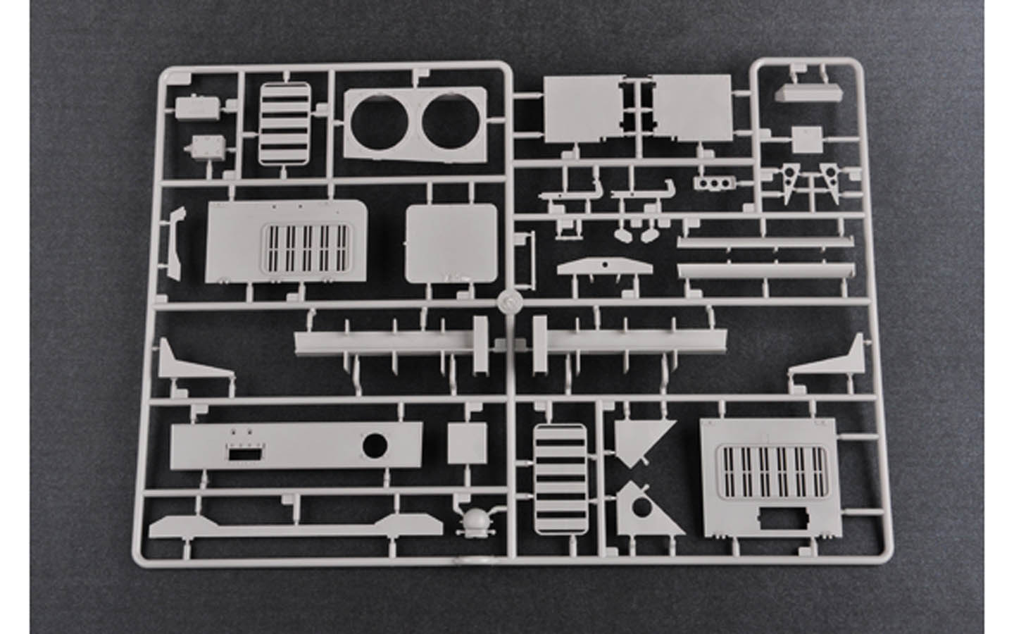 German PzKpfw IV Ausf. J Medium Tank - Trumpeter 00921 | kingshobby.com