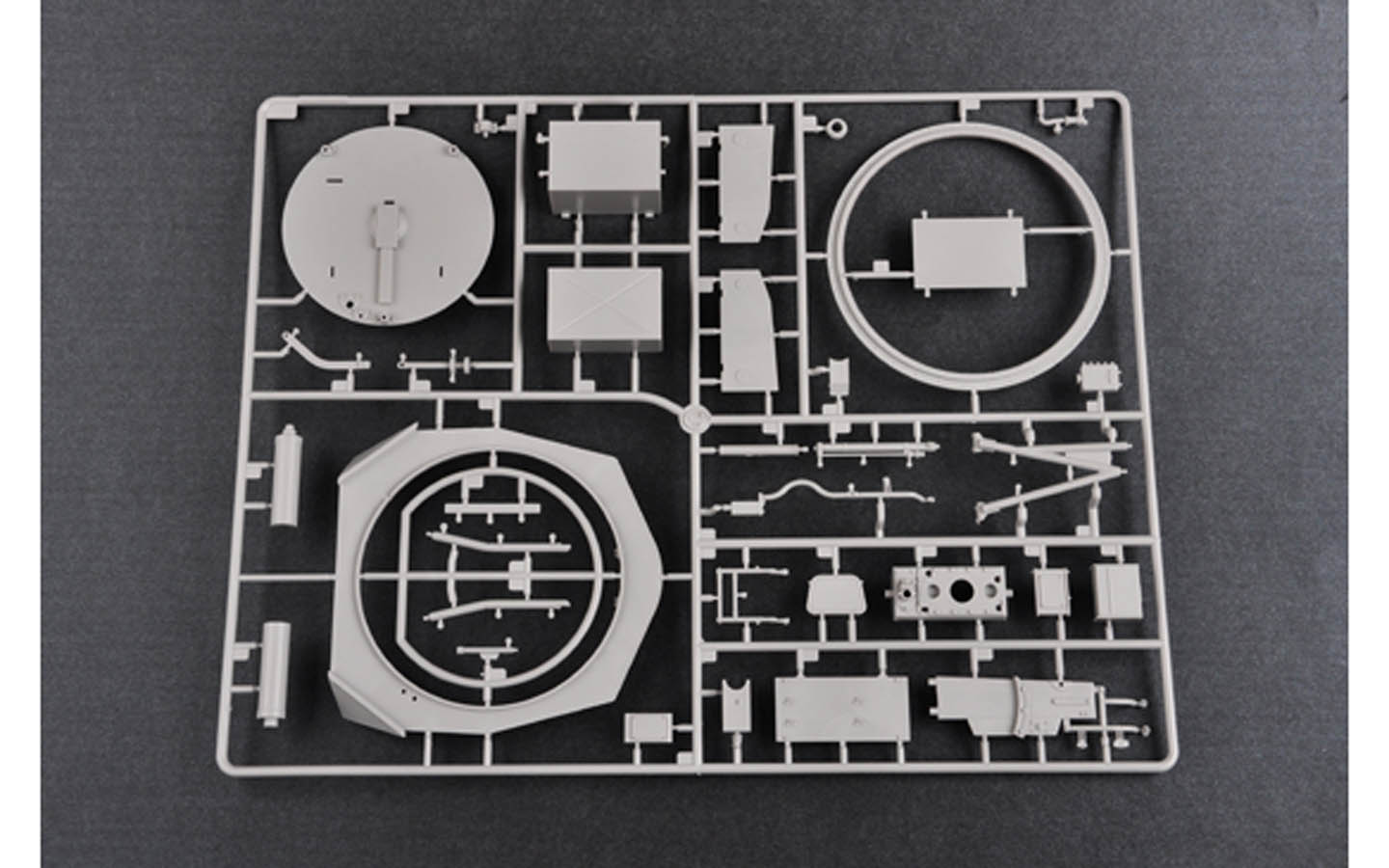 German PzKpfw IV Ausf. J Medium Tank - Trumpeter 00921 | kingshobby.com