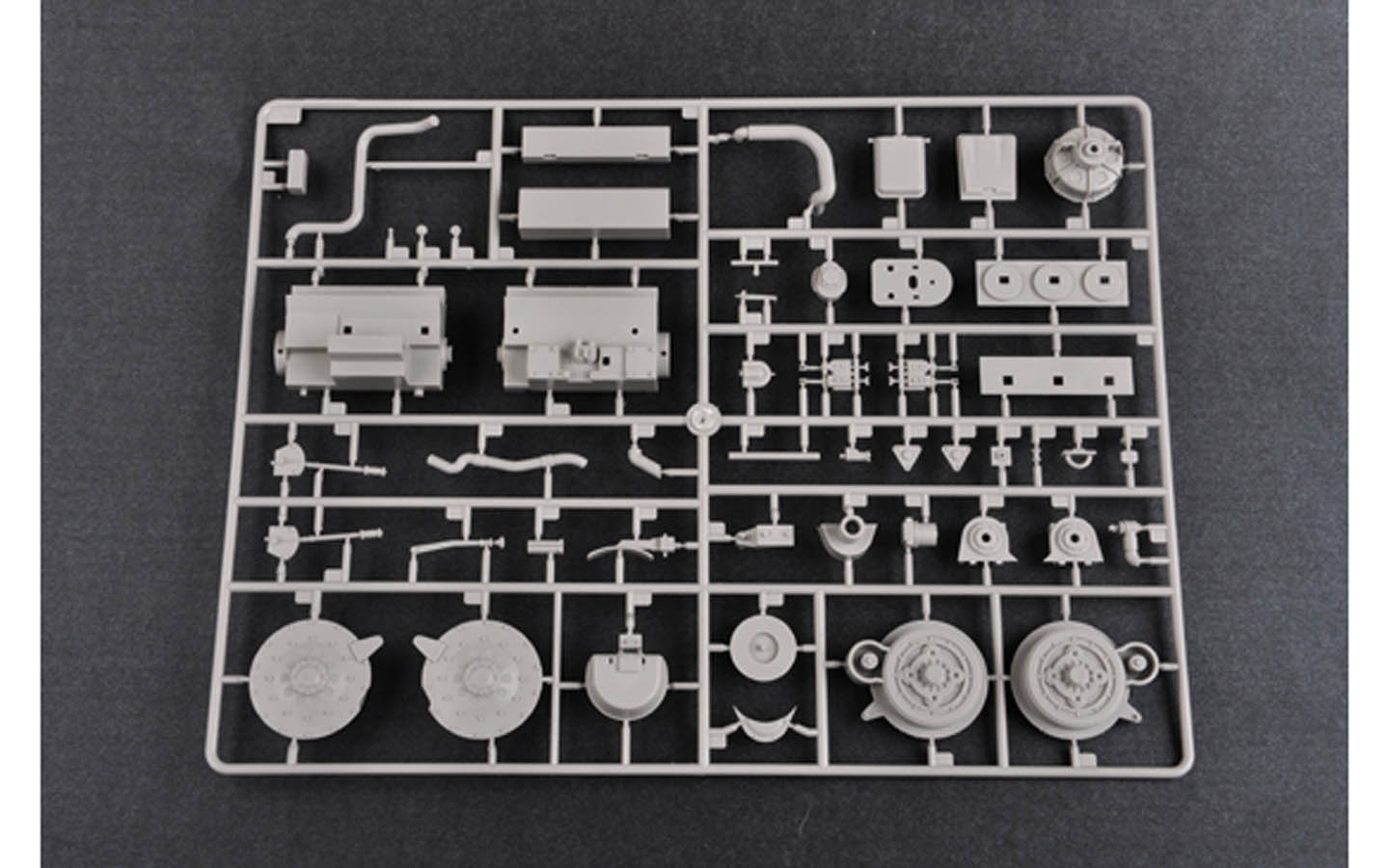 German PzKpfw IV Ausf. J Medium Tank - Trumpeter 00921 | kingshobby.com
