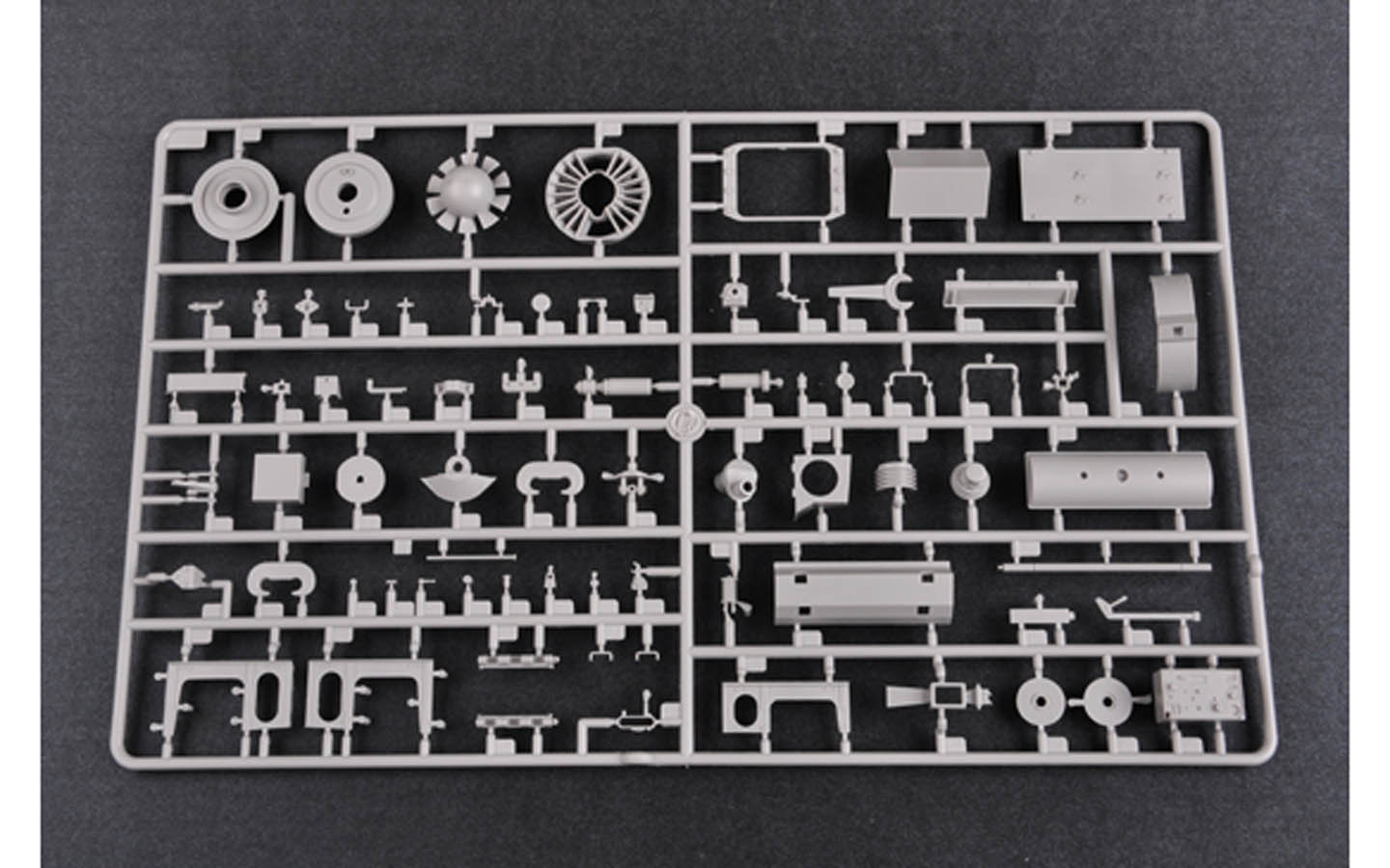 German PzKpfw IV Ausf. J Medium Tank - Trumpeter 00921 | kingshobby.com