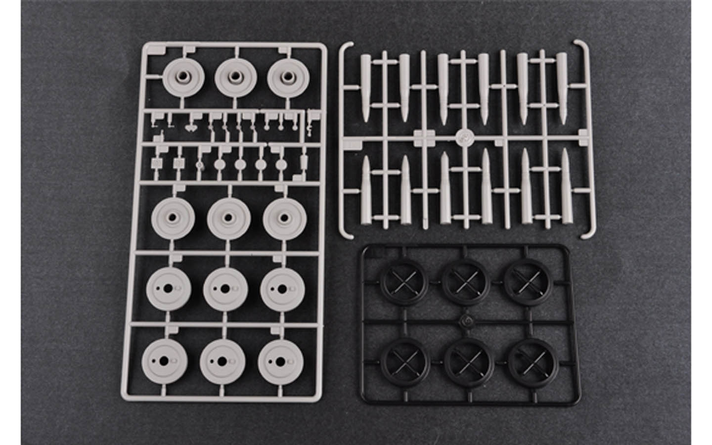 German PzKpfw IV Ausf. J Medium Tank - Trumpeter 00921 | kingshobby.com