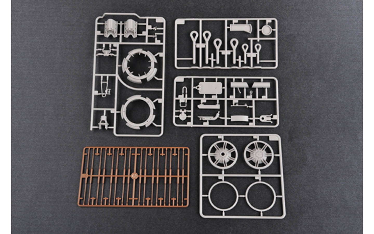 German PzKpfw IV Ausf. J Medium Tank - Trumpeter 00921 | kingshobby.com