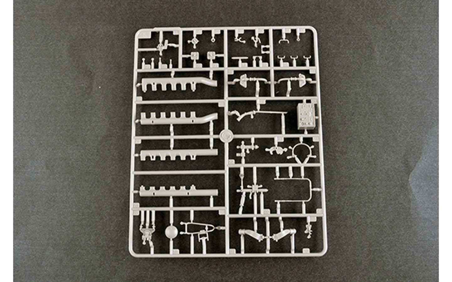 German Sd.Kfz. 171 Panther Ausf. G, Early version - Trumpeter 00928 ...