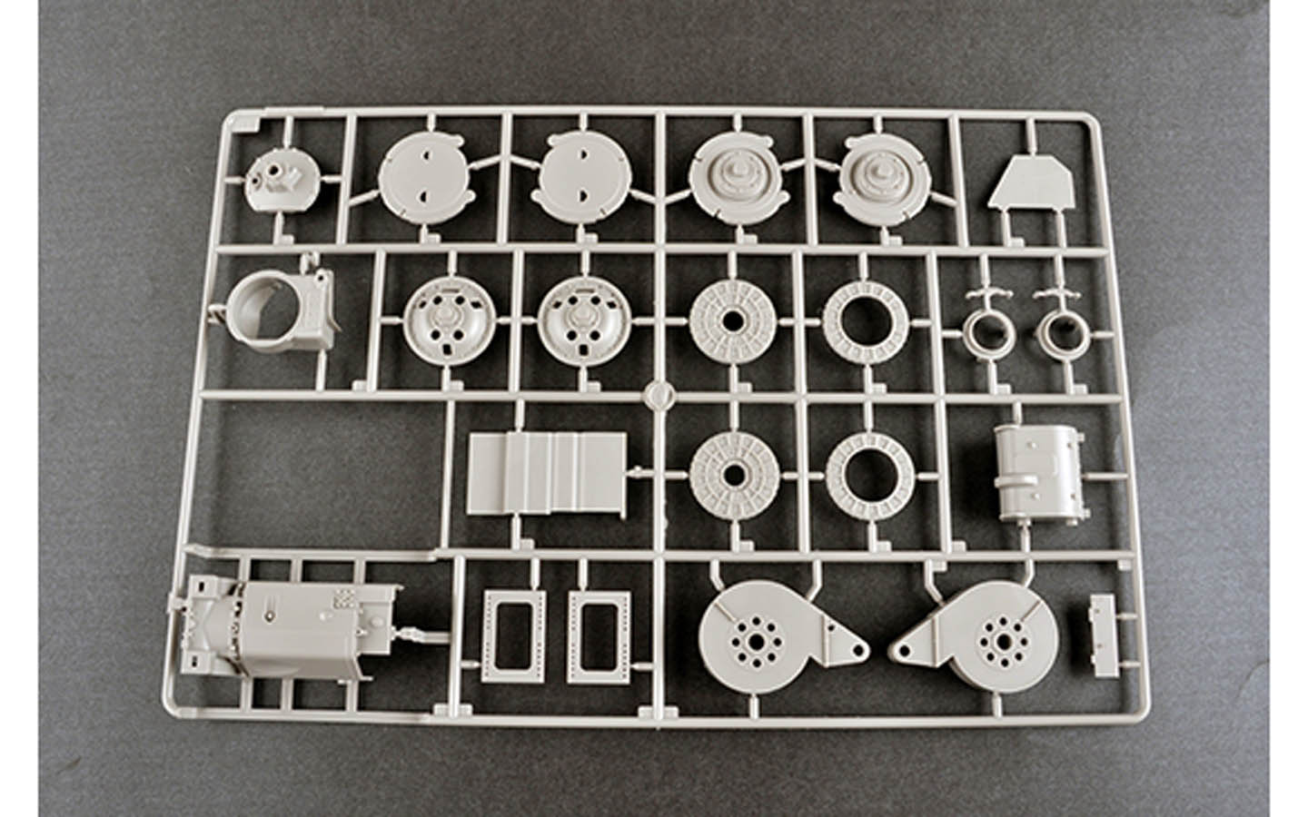 German Sd.Kfz.171 Panther Ausf. G, Late Version - Trumpeter 00929 ...