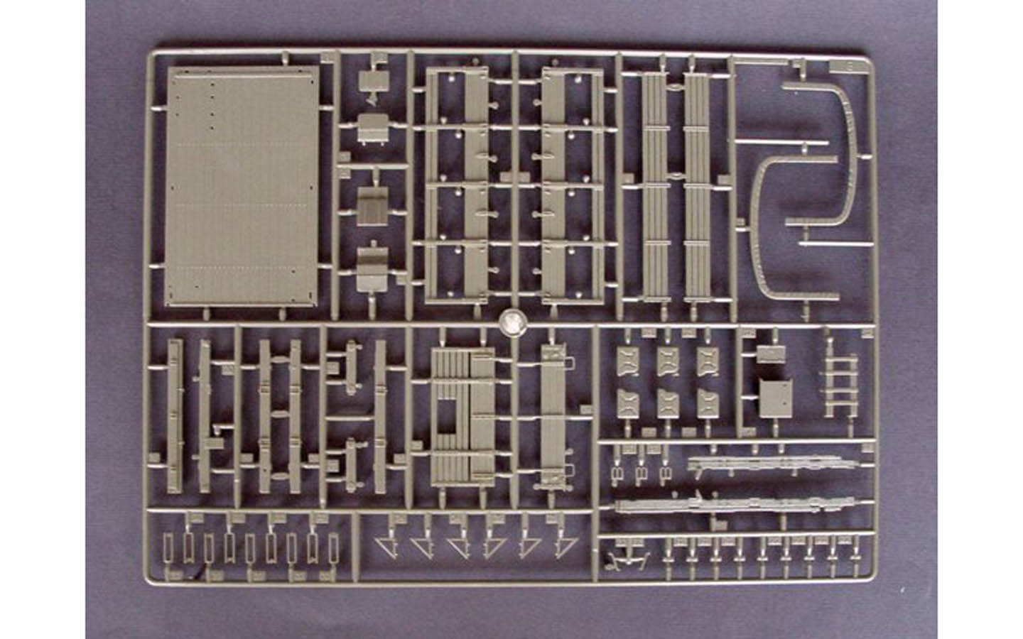 Chinese Jiefang CA-30 Military Truck - Trumpeter 01002 | kingshobby.com