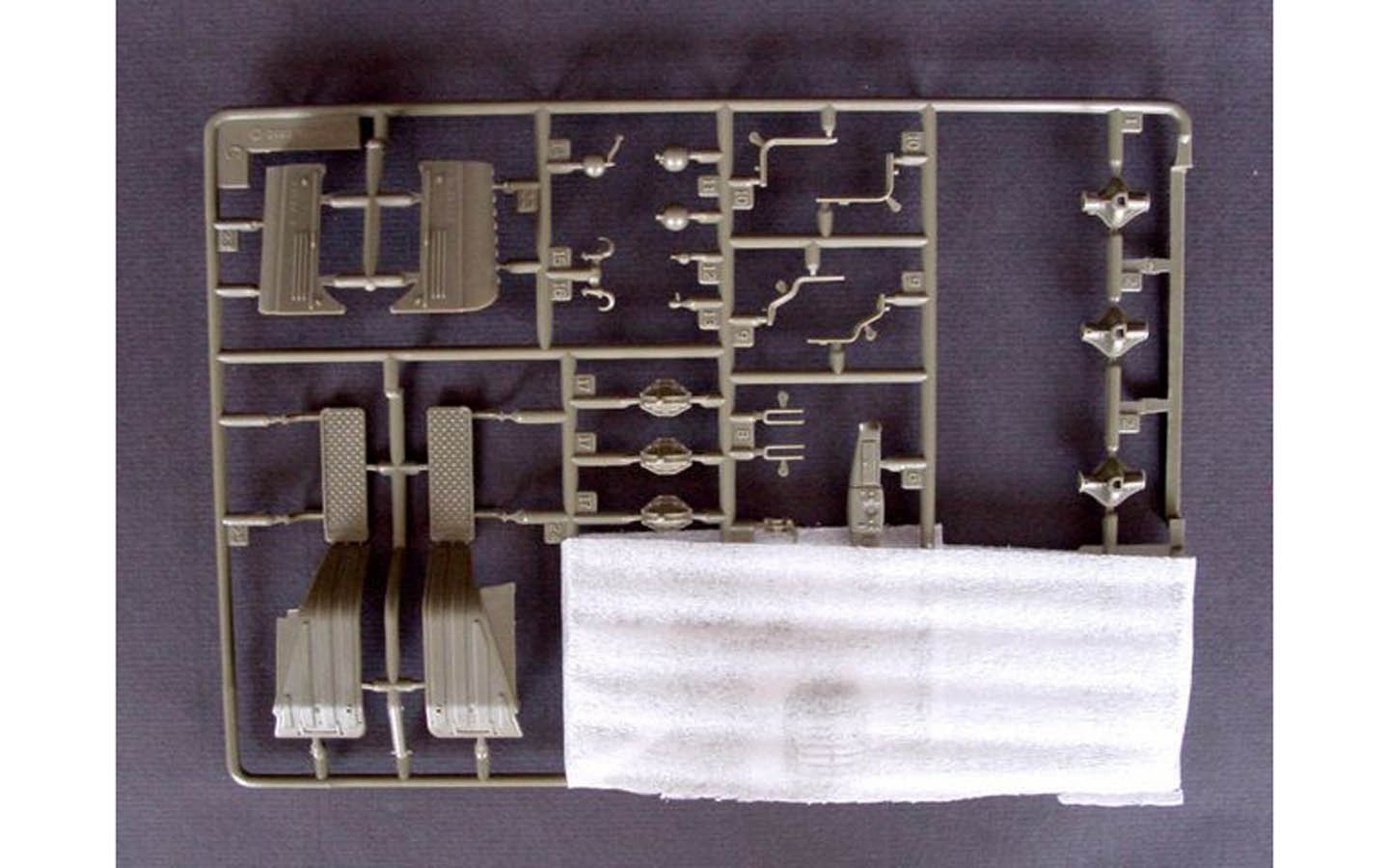 Chinese Jiefang CA-30 Military Truck - Trumpeter 01002 | kingshobby.com