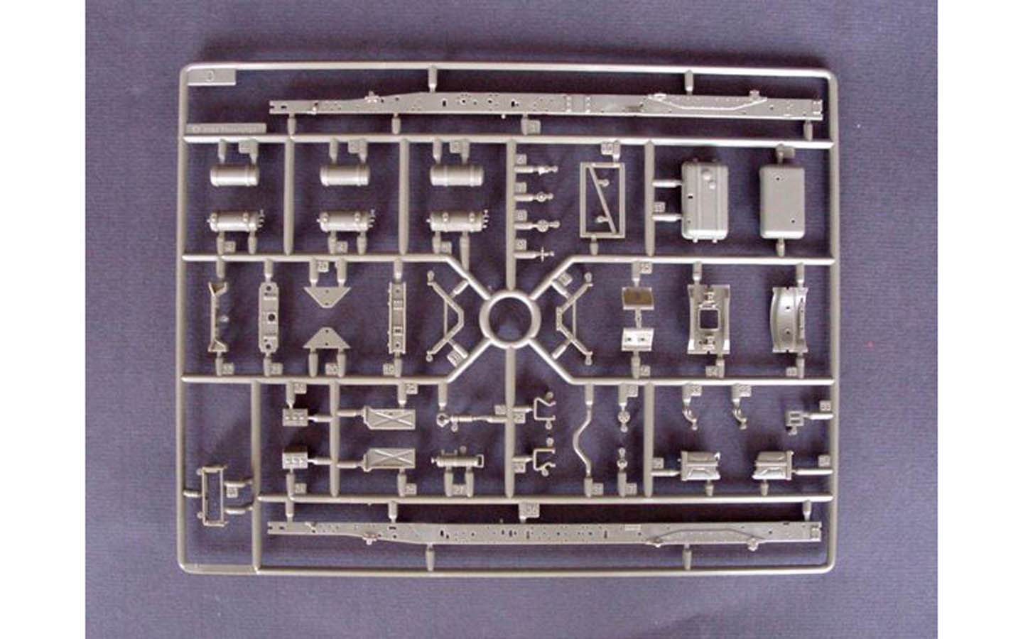 Chinese Jiefang CA-30 Military Truck - Trumpeter 01002 | kingshobby.com