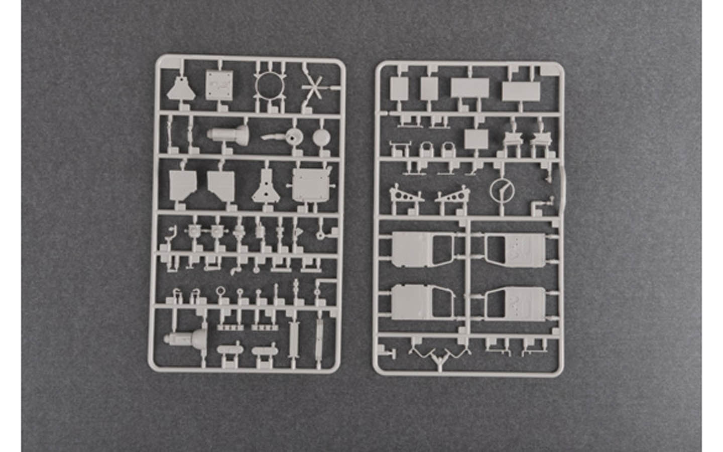 Russian URAL-4320 Truck - Trumpeter 01012 | kingshobby.com