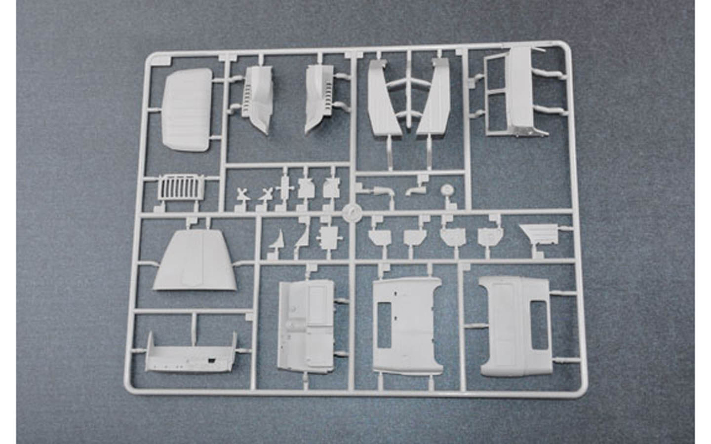 Russian BM-21 GRAD Late Version - Trumpeter 01014 | kingshobby.com
