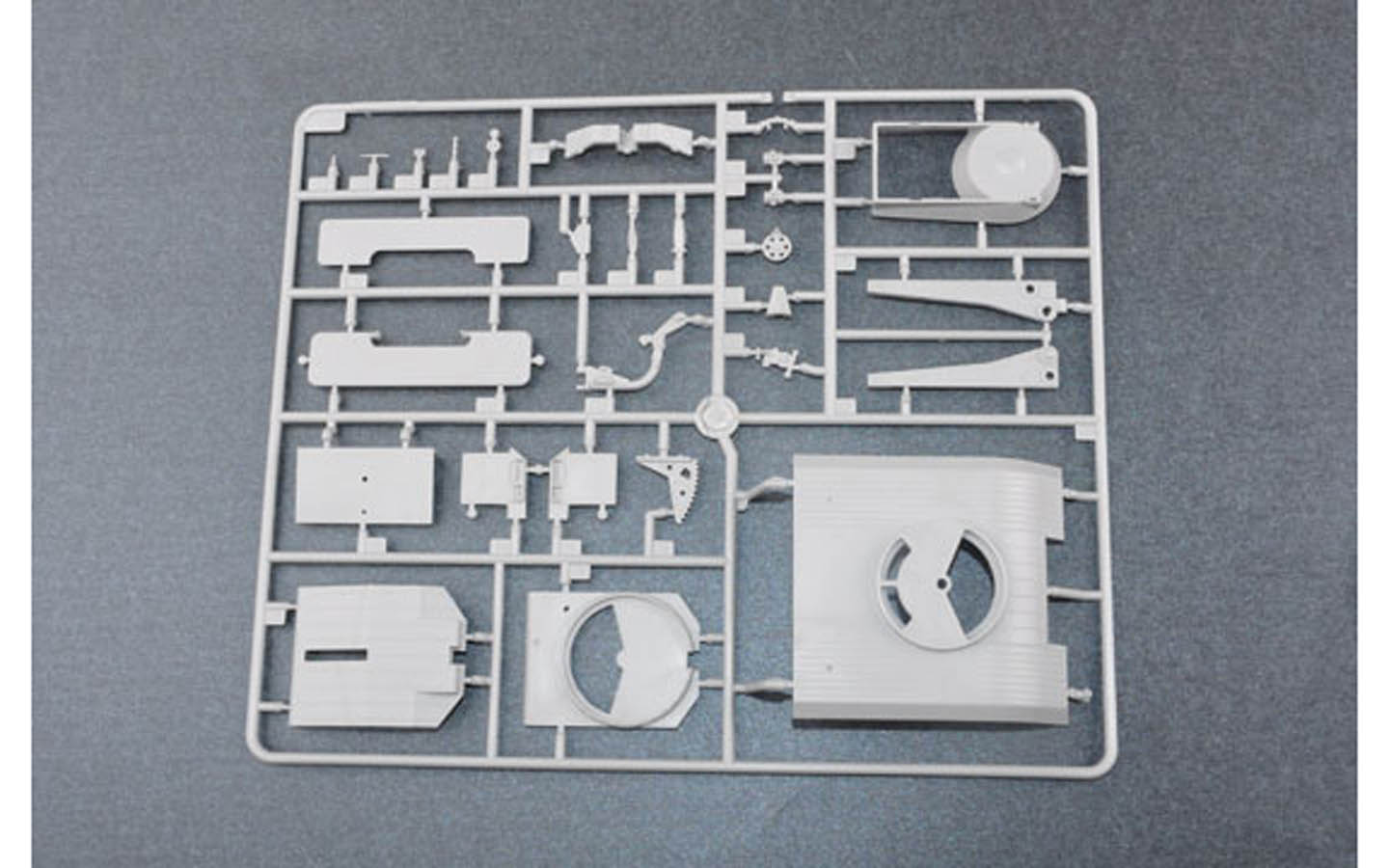 Russian BM-21 GRAD Late Version - Trumpeter 01014 | kingshobby.com