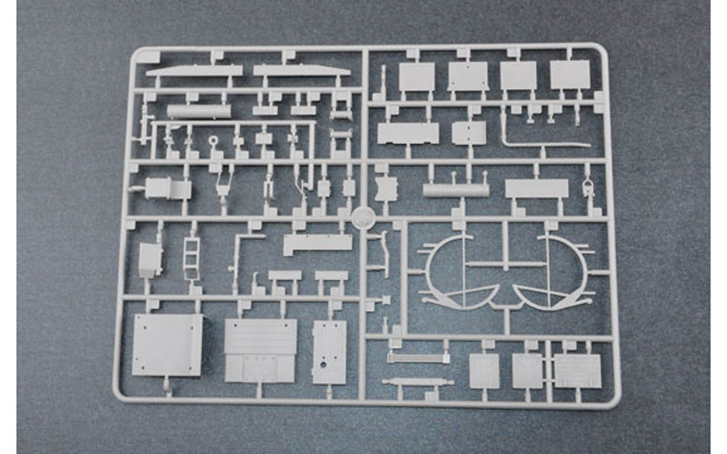 Russian BM-21 GRAD Late Version - Trumpeter 01014 | kingshobby.com