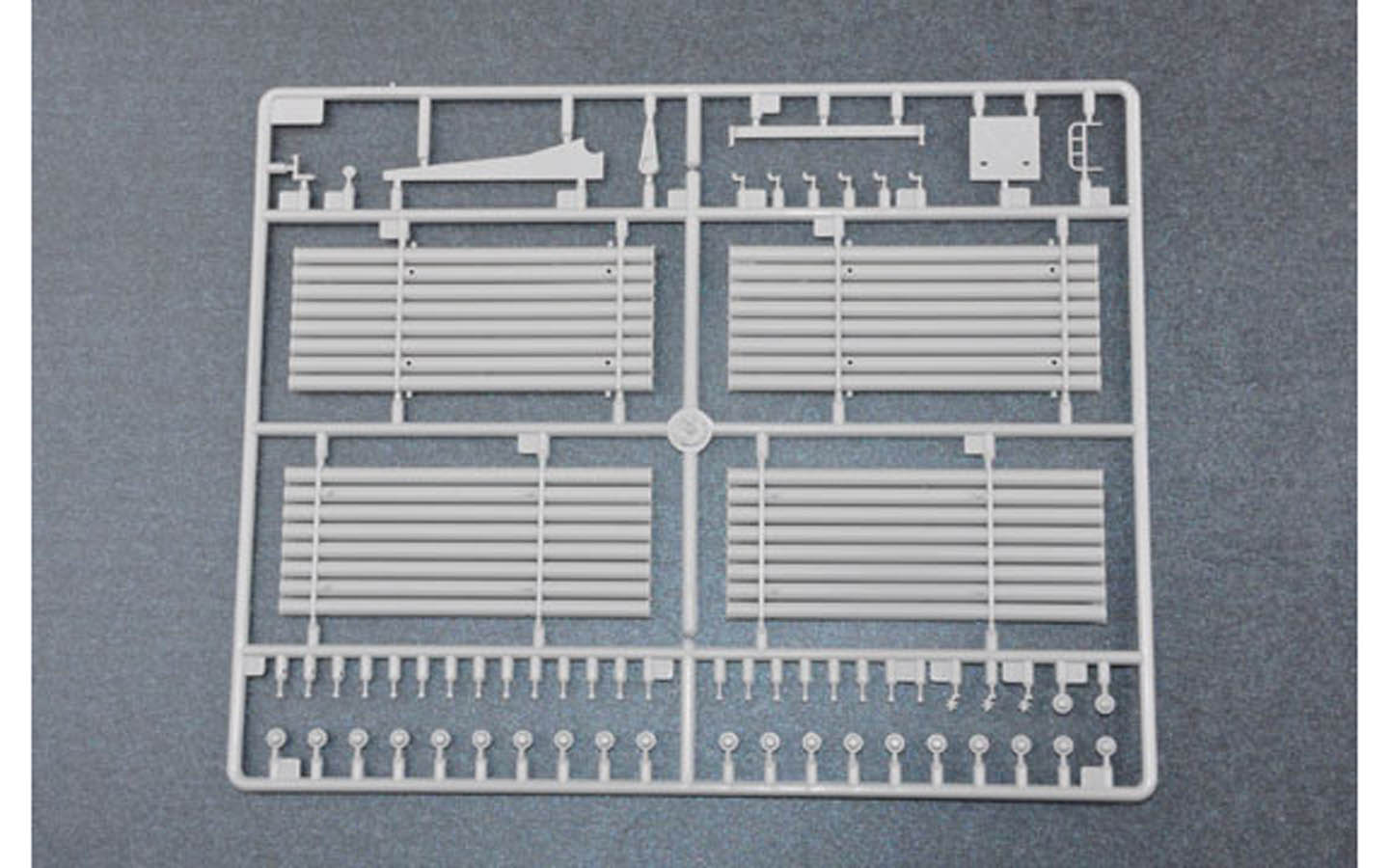Russian BM-21 GRAD Late Version - Trumpeter 01014 | kingshobby.com