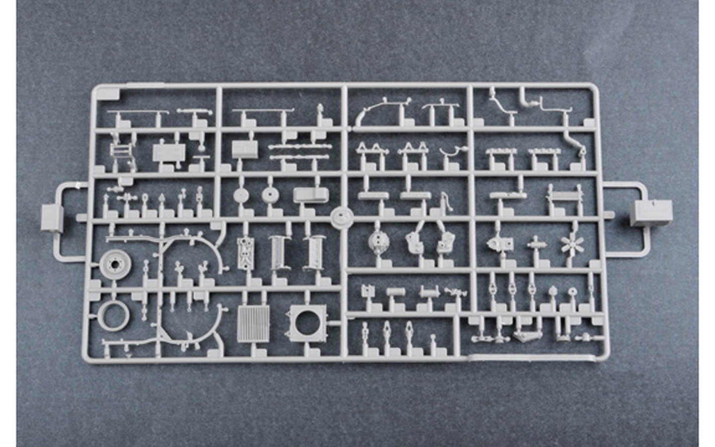 Russian GAZ-66 Light Truck - Trumpeter 01016 | kingshobby.com