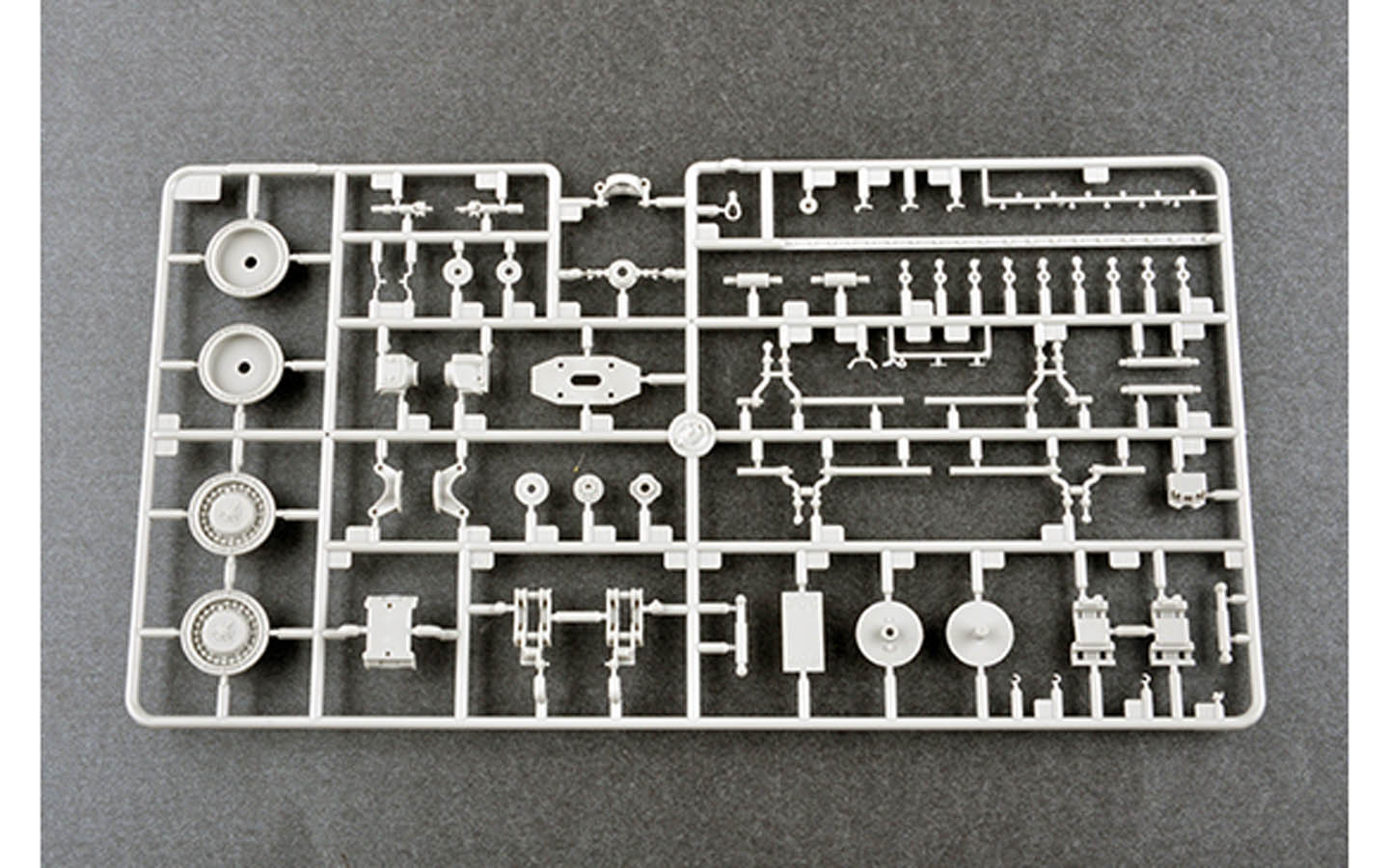 MAZ-7313 Truck - Trumpeter 01050 | kingshobby.com