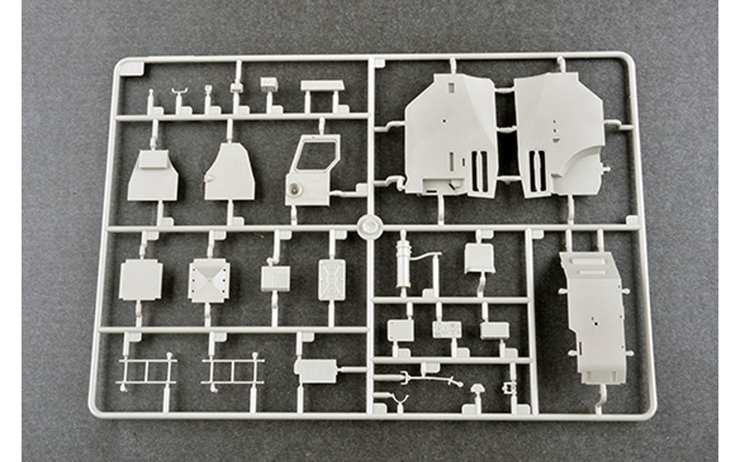 MAZ-7313 Truck - Trumpeter 01050 | kingshobby.com