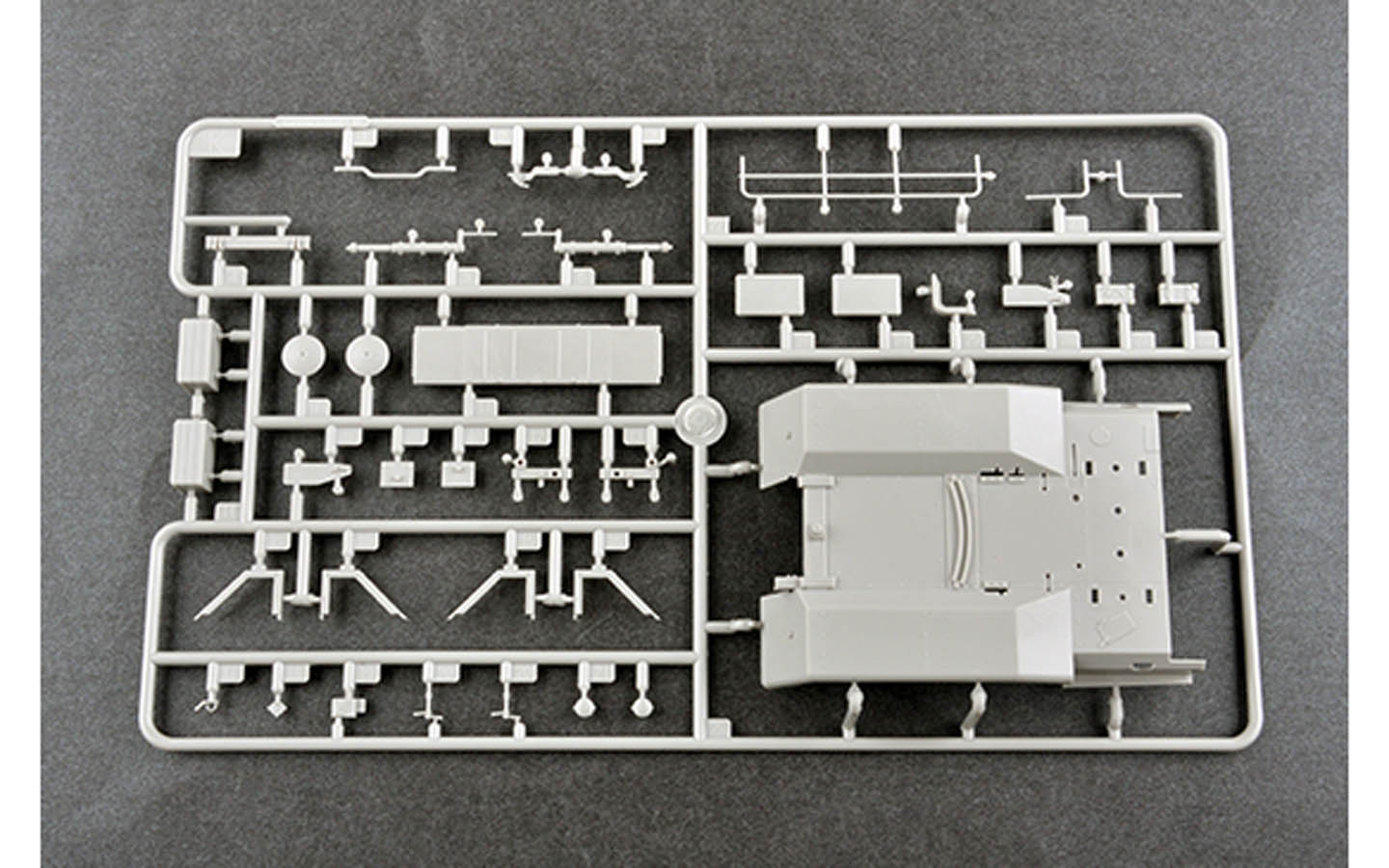 Soviet 2B7R Multiple Rocket Launcher BM-13 HMM - Trumpeter 01062 ...