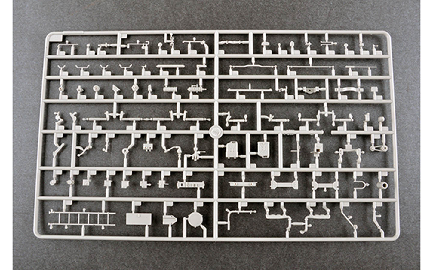 M1142 HEMTT Tactical Fire Fighting Truck (TFFT) - Trumpeter 01067 ...