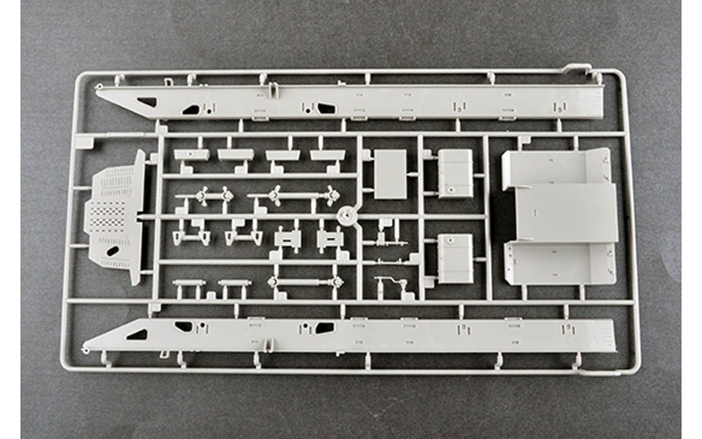 PHL-03 Multiple Launch Rocket System - Trumpeter 01069 | kingshobby.com