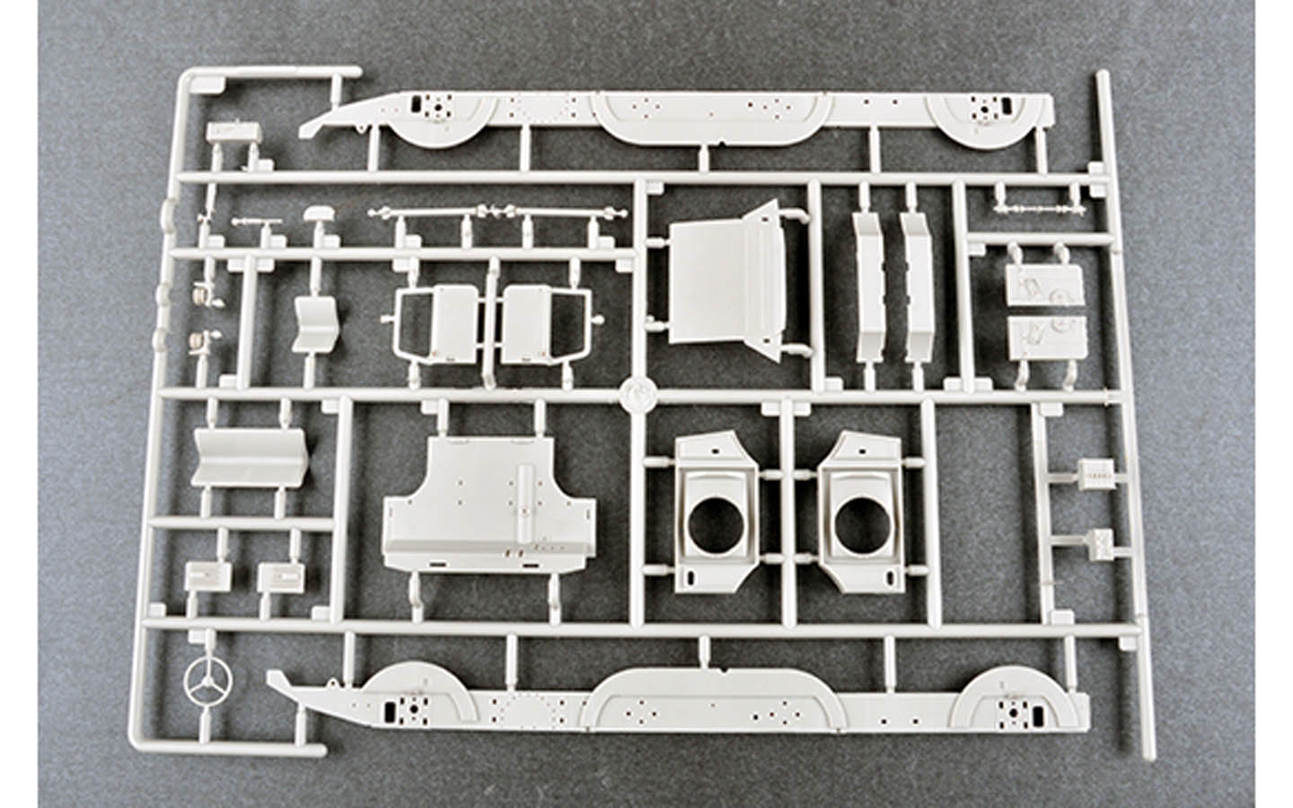 Russian Zil-135 - Trumpeter 01073 | kingshobby.com