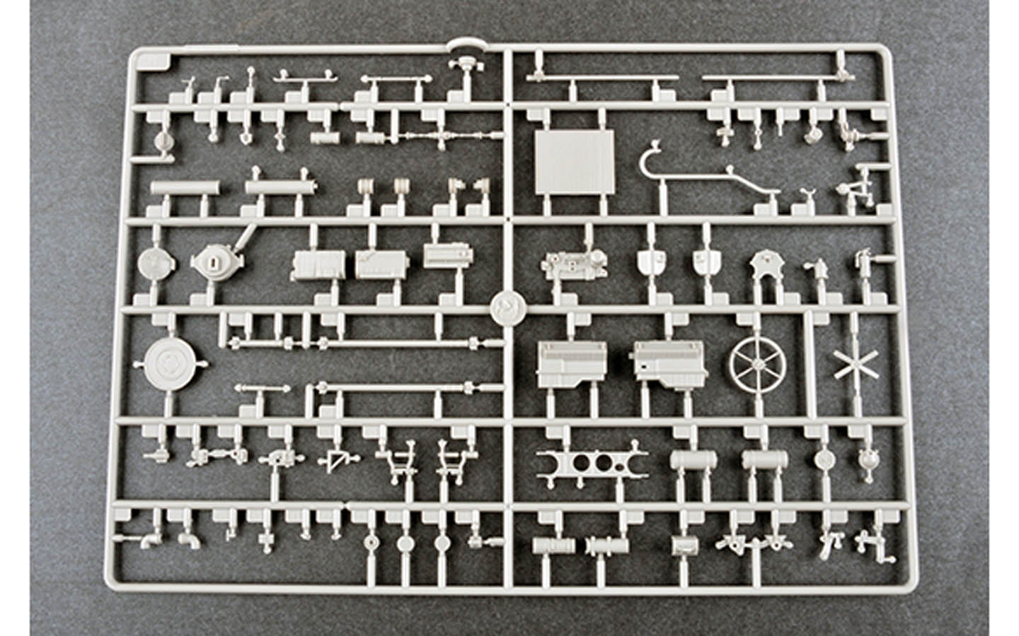 Russian Zil-135 - Trumpeter 01073 | kingshobby.com
