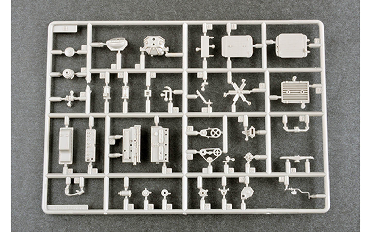 Soviet 2B7 Multiple Rocket Launcher BM-13 NM - Trumpeter 01075 ...