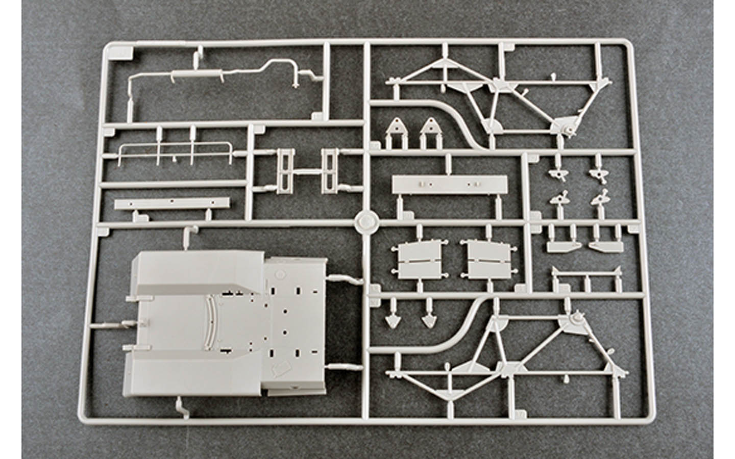 Soviet 2B7 Multiple Rocket Launcher BM-13 NM - Trumpeter 01075 ...