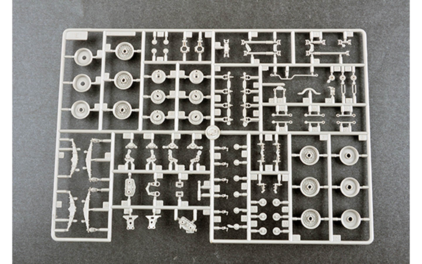 Soviet 2B7 Multiple Rocket Launcher BM-13 NM - Trumpeter 01075 ...