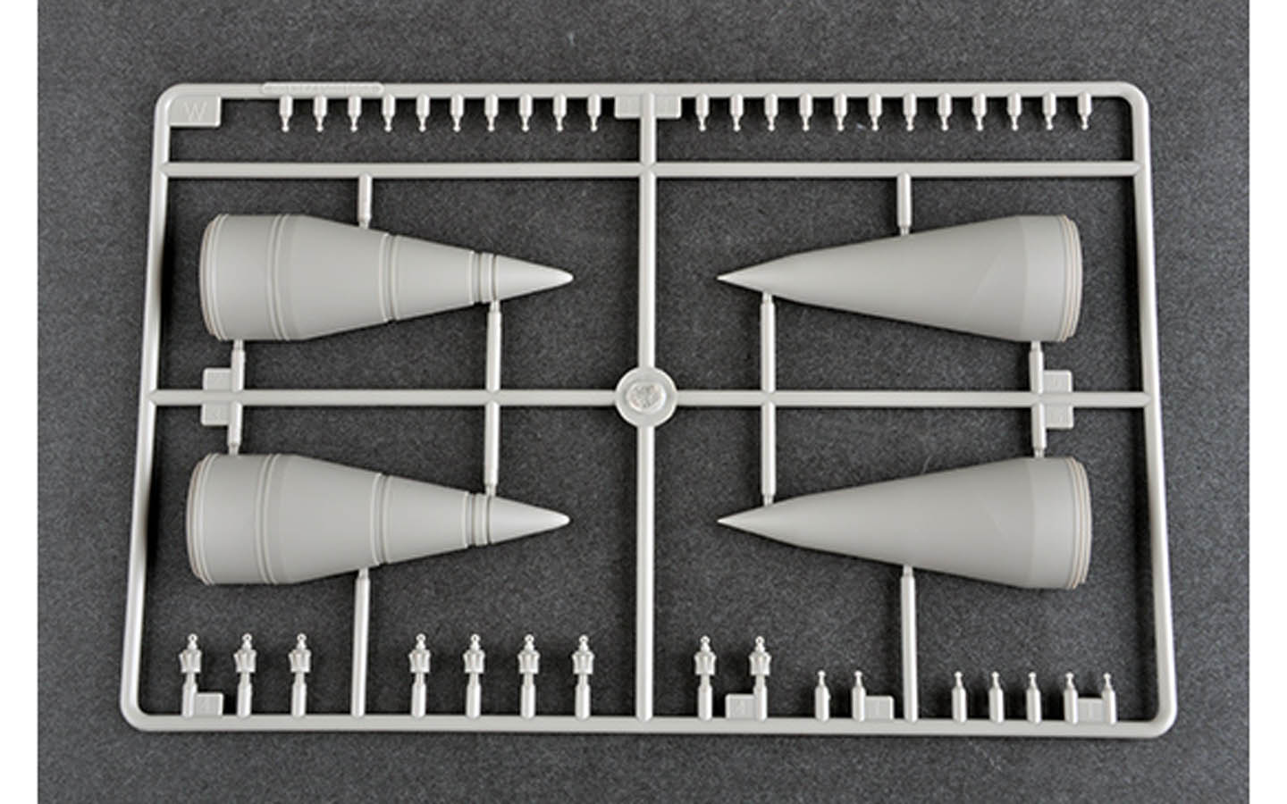 Soviet Zil-131V Tow 2T3M1 Trailer with 8K14 Missile - Trumpeter 01081 ...