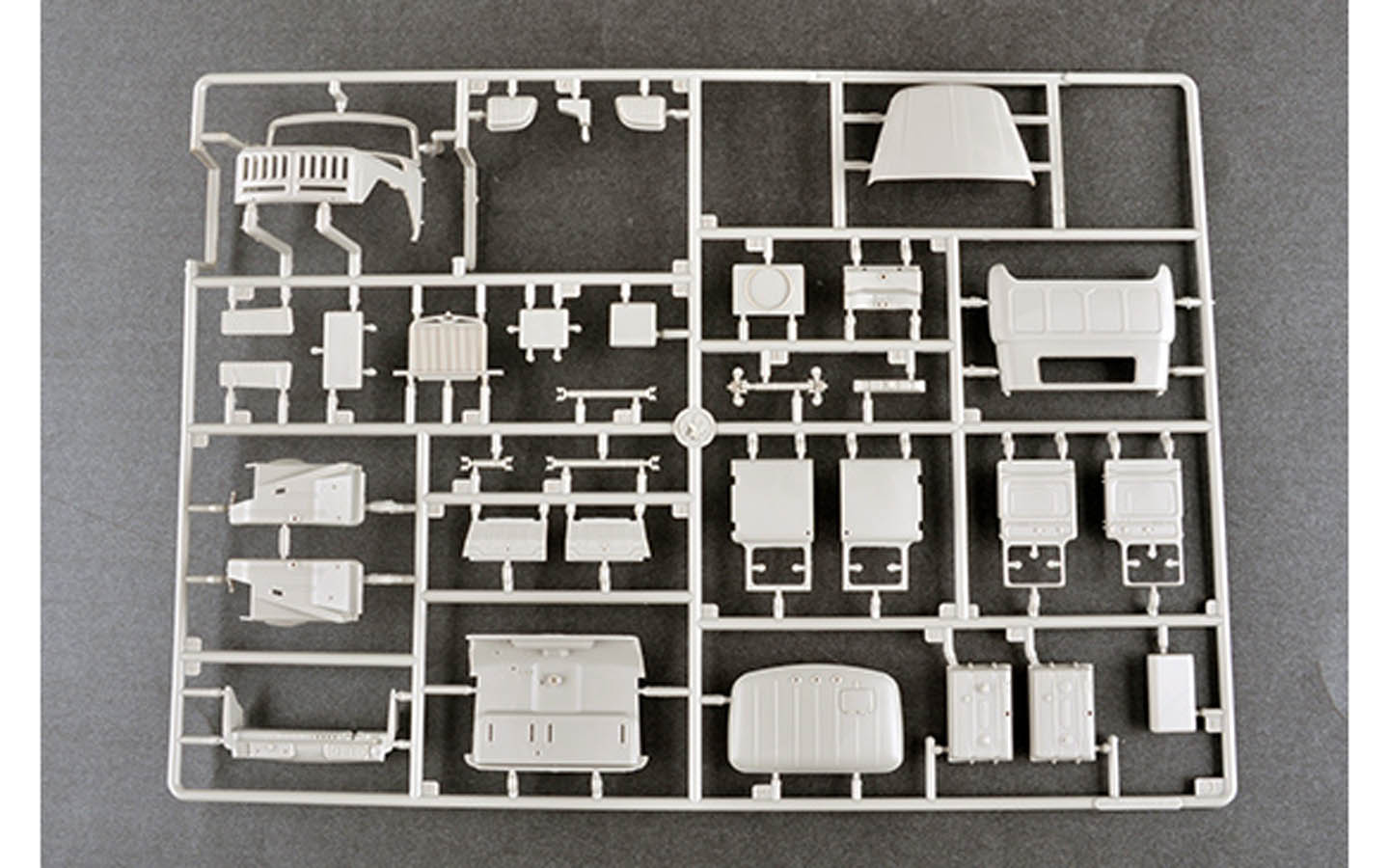 Soviet Zil-131V Tow 2T3M1 Trailer with 8K14 Missile - Trumpeter 01081 ...